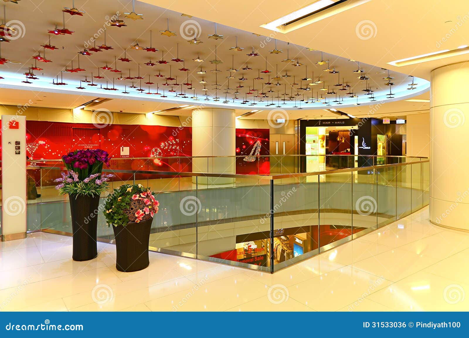 Interno Del Centro Commerciale Fotografia Editoriale - Immagine di ...