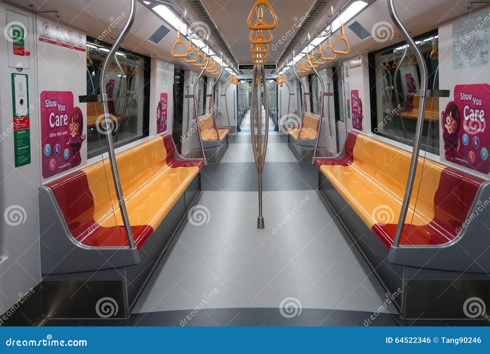 Interno Della Linea Del Centro Treno Di MRT Fotografia Editoriale ...