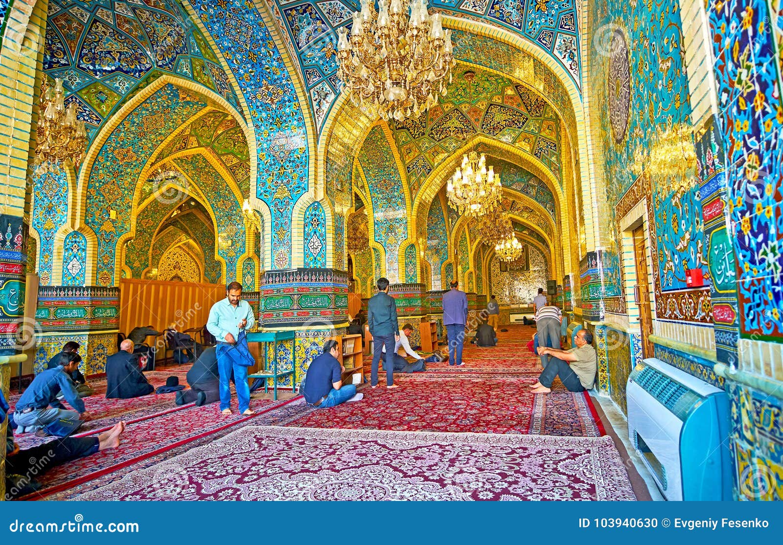 Interno Della Moschea Del ` S Dello Scià, Teheran Immagine Editoriale ...