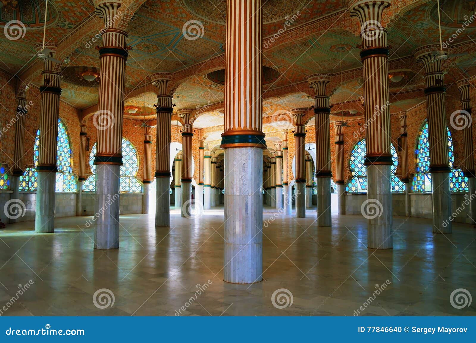 Interno Della Moschea Di Touba, Senegal Fotografia Stock - Immagine di ...