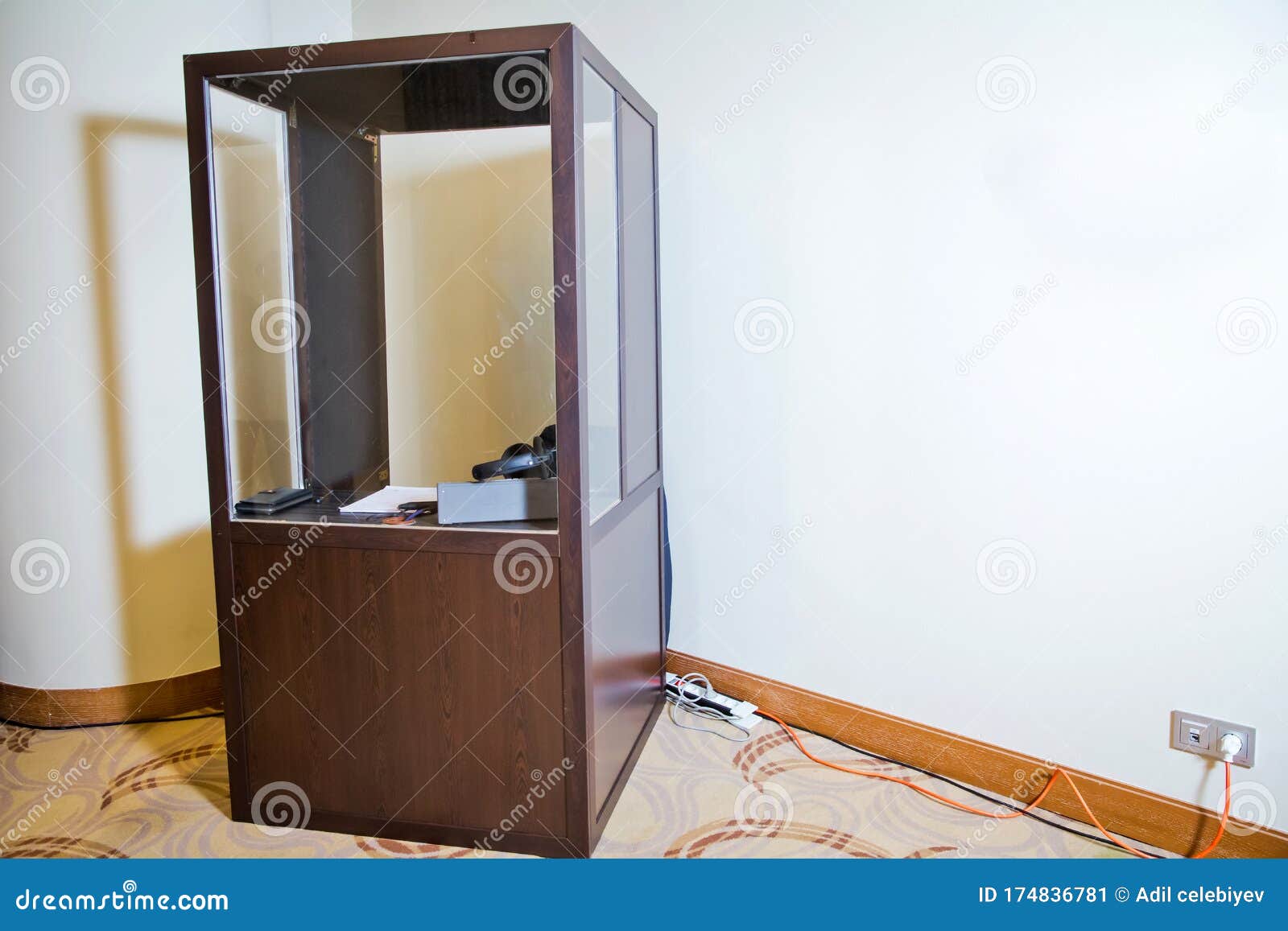 Interpreting - Microphone and Switchboard in an Simultaneous ...