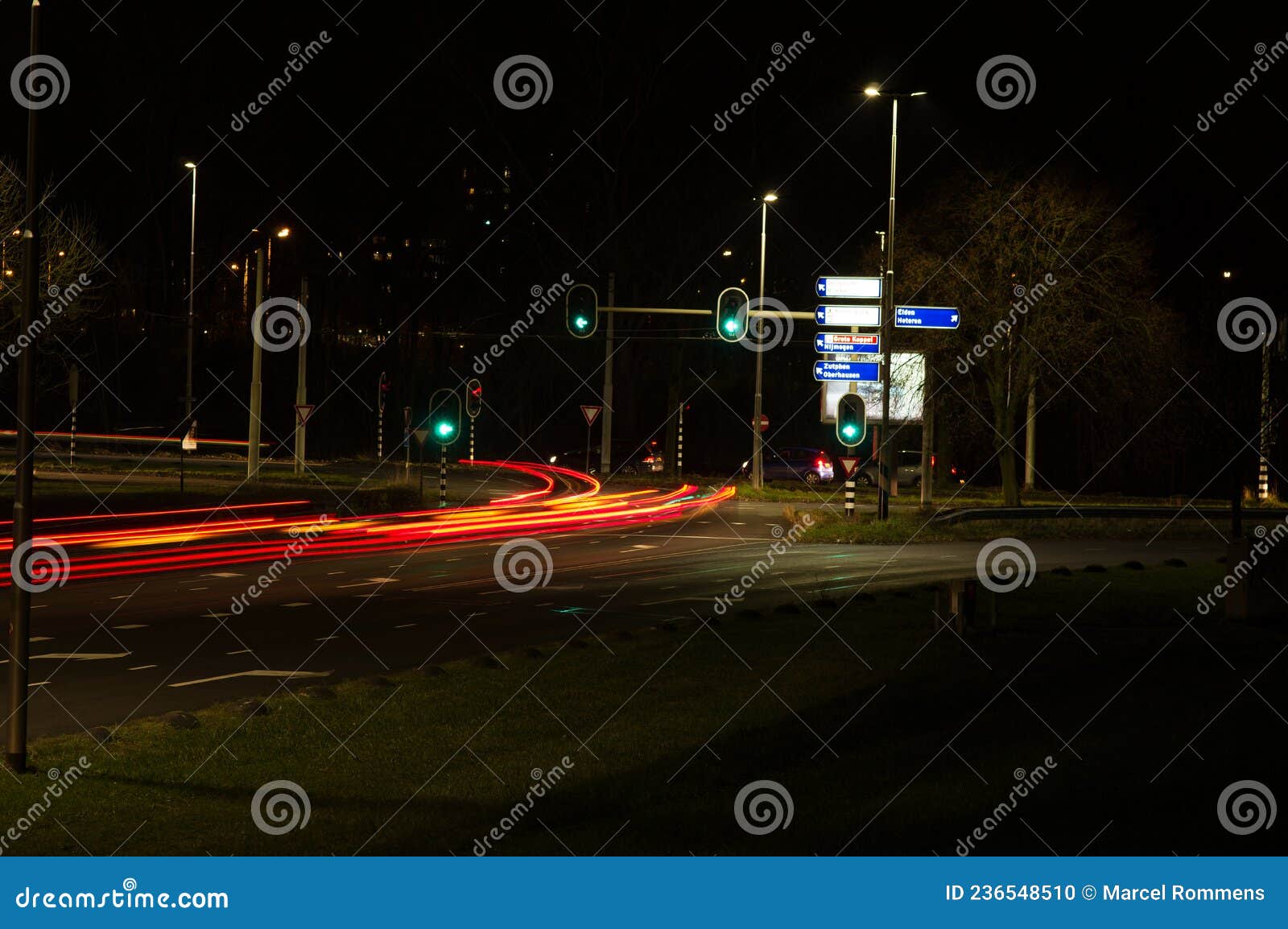 Intersection at Night with Traffic Lights Editorial Image - Image of ...