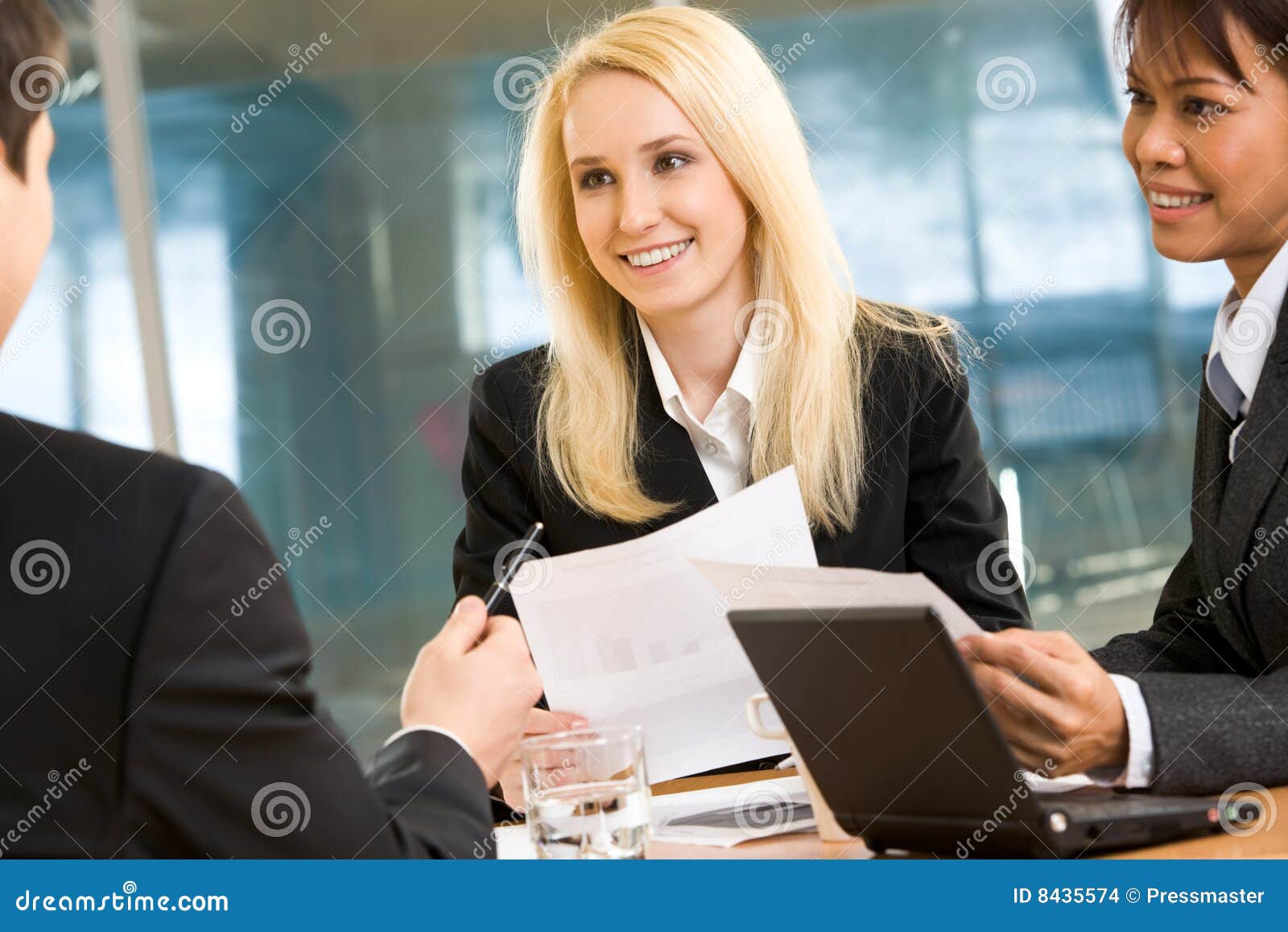 Interview stockfoto. Bild von dokument, kommunikation - 8435574
