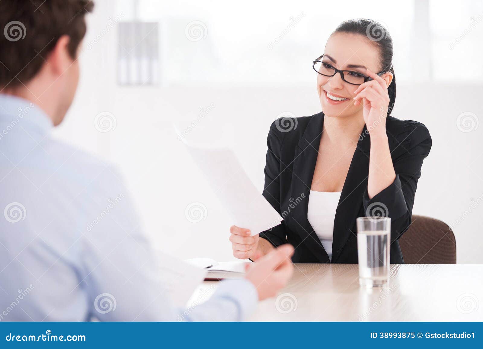 Interviewen Eines Job-Bewerbers. Stockbild - Bild von fokus, sitzung ...
