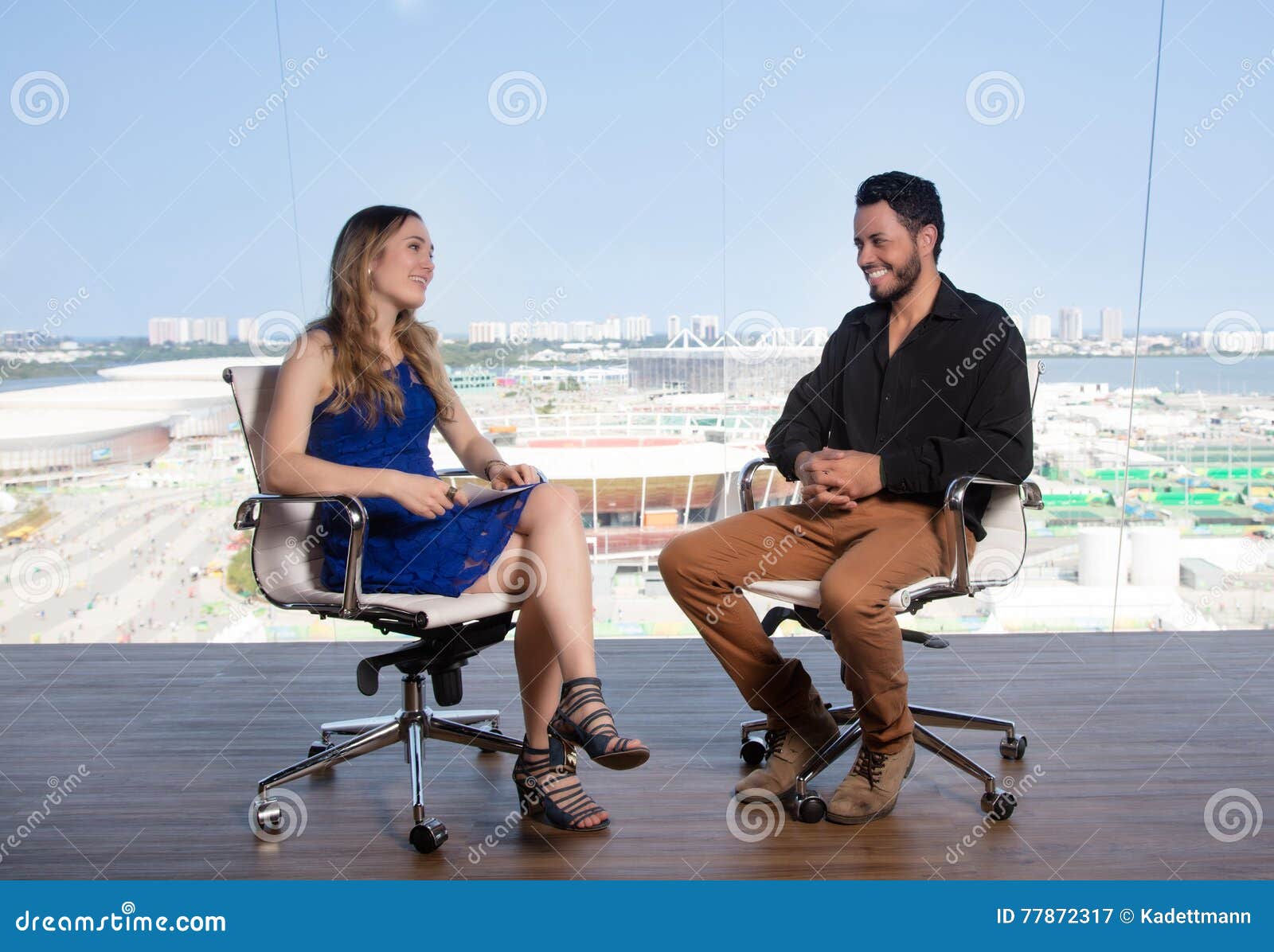 Intervju I En Televisionstudio Fotografering för Bildbyråer - Bild av ...