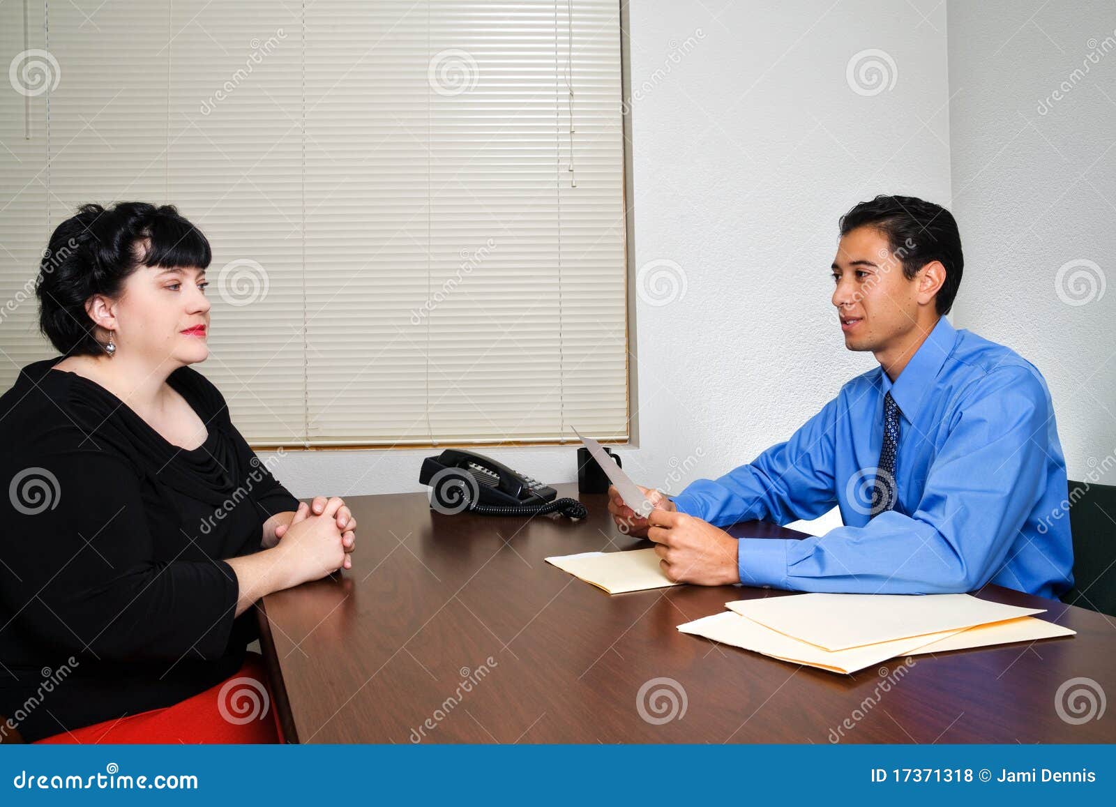 Intervjujobb arkivfoto. Bild av affär, intervju, kvinnlig - 17371318