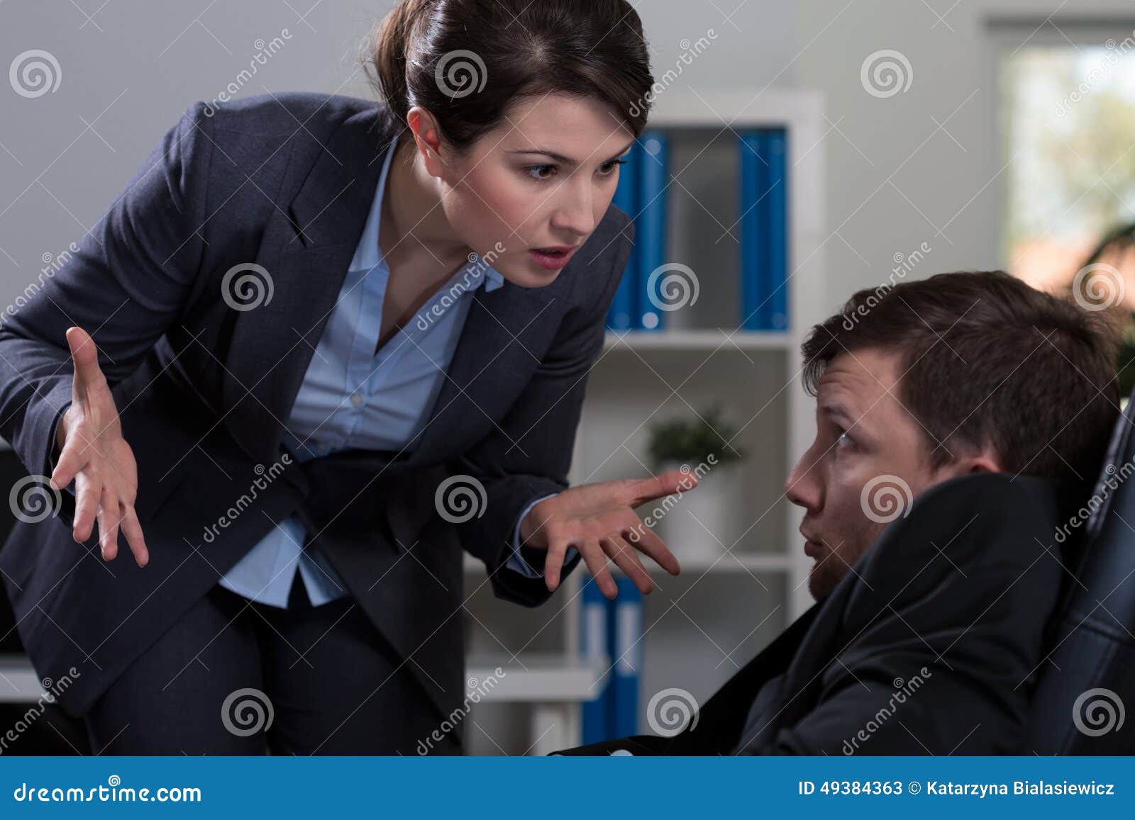 Intimidation De Lieu De Travail Image stock - Image du bossage ...