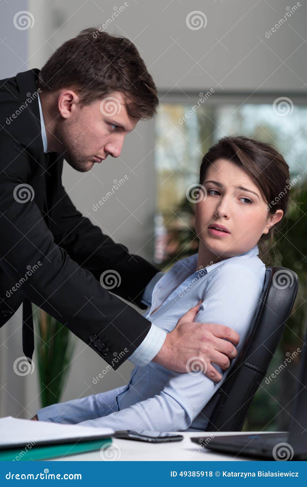 Intimider Dans Le Lieu De Travail Photo stock - Image du amorce ...