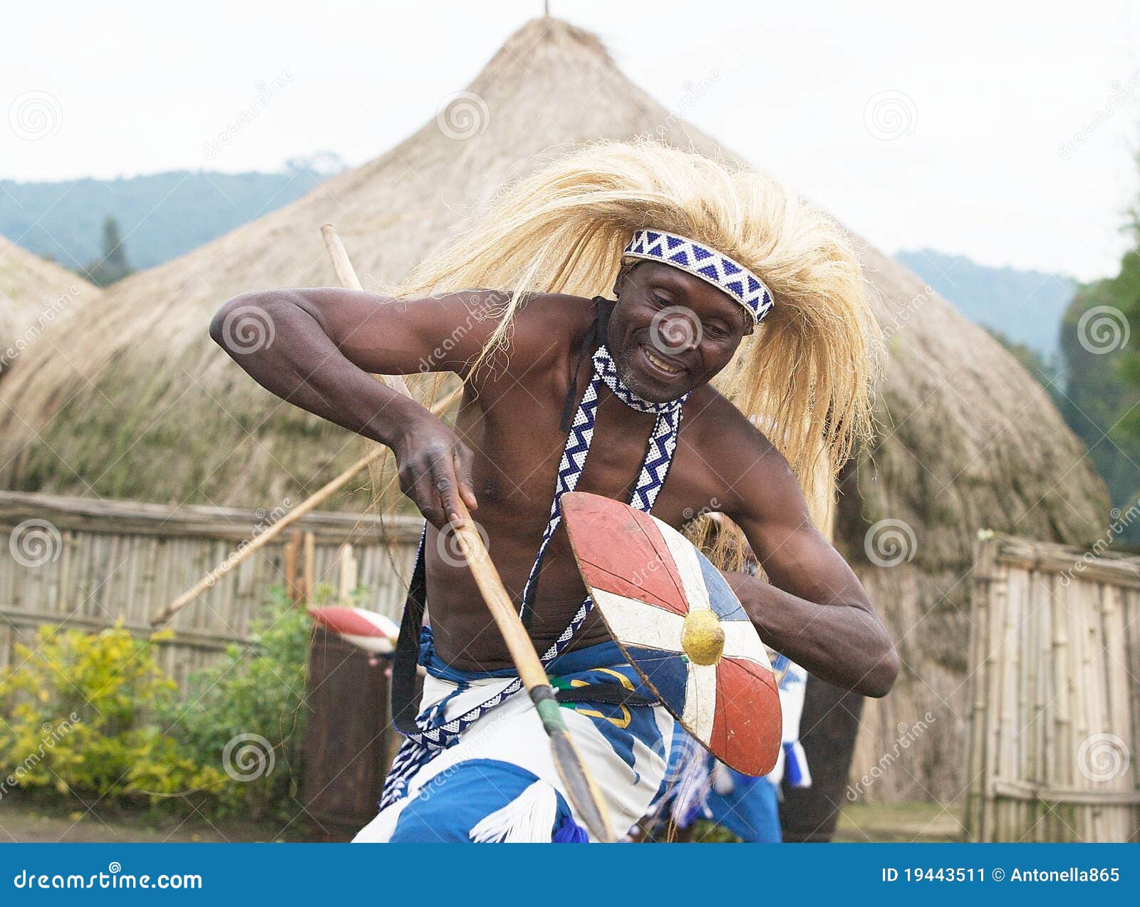 Intore dancer editorial photo. Image of people, heroes - 19443511