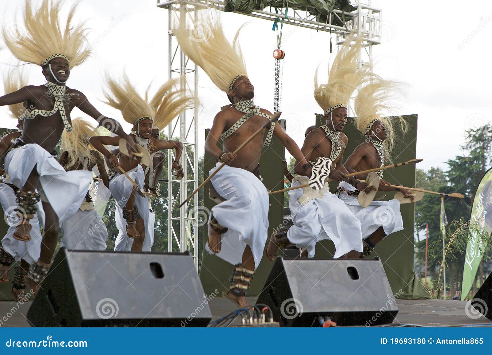Intore dancers editorial image. Image of dance, expressive - 19693180