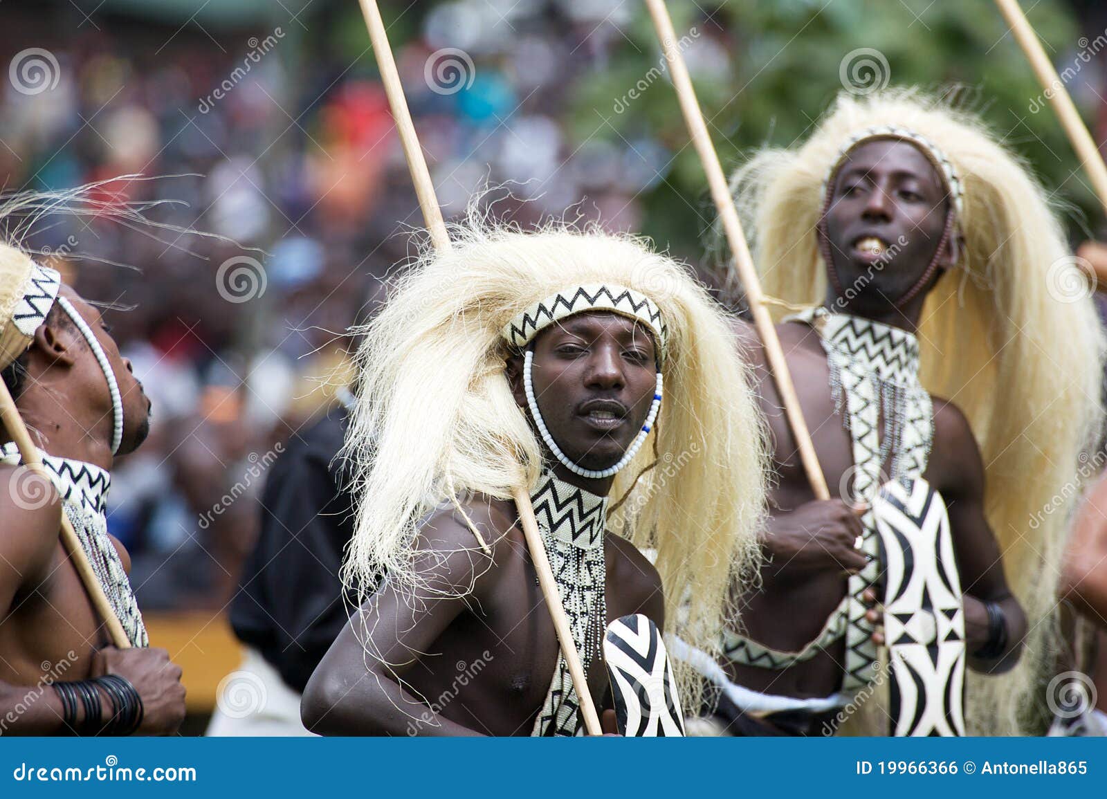 Intore dancers editorial photo. Image of ceremonies, story - 19966366