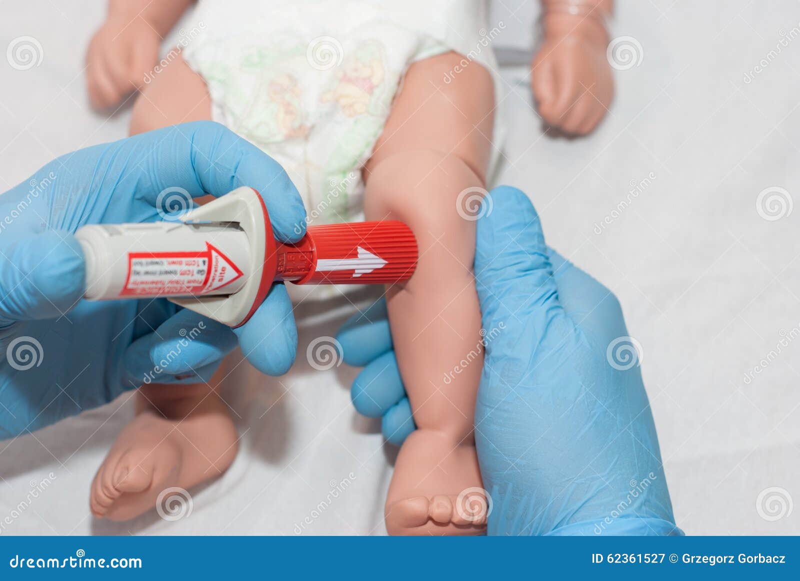 Intramedular Puncture in Children Stock Image - Image of hospital, body ...