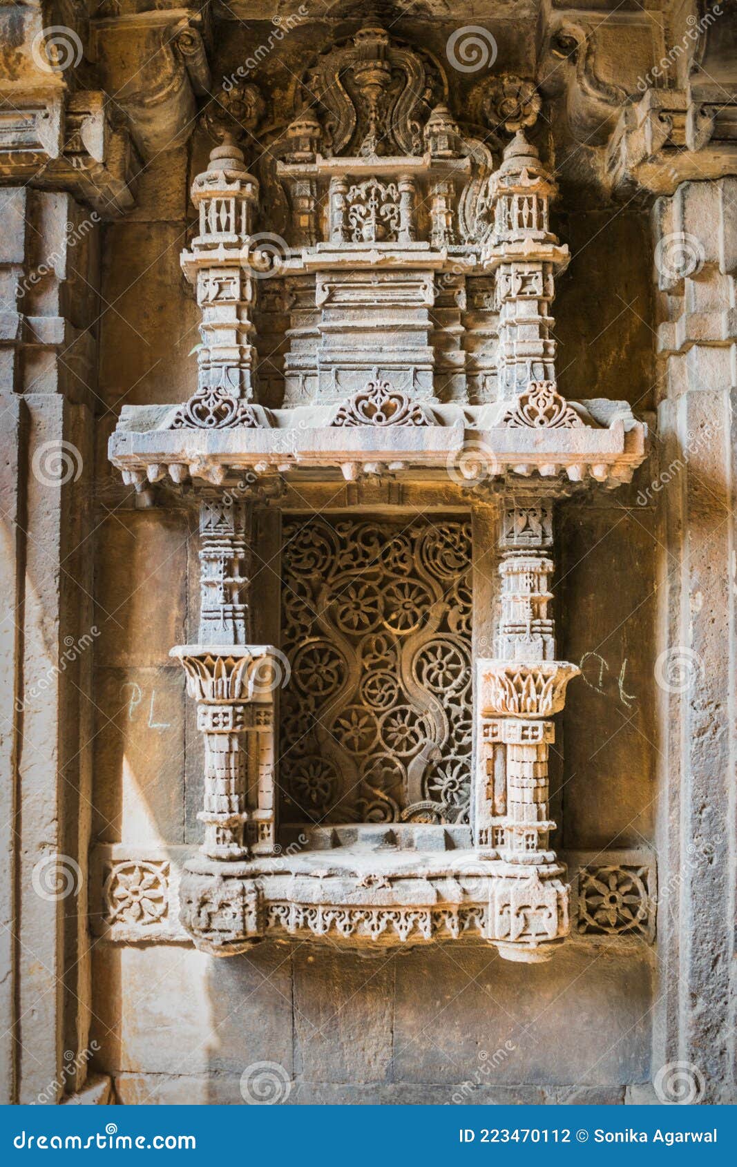 Intricate Architectural Design at the Dada Harir Stepwell Stock Photo ...