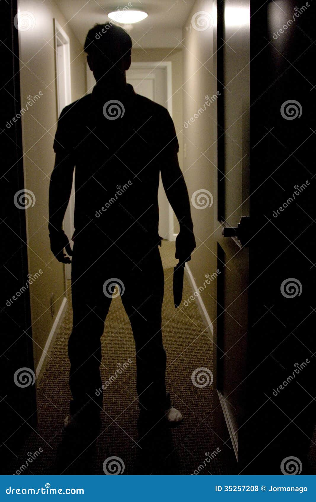 Intruso de la noche foto de archivo. Imagen de cuchillo - 35257208