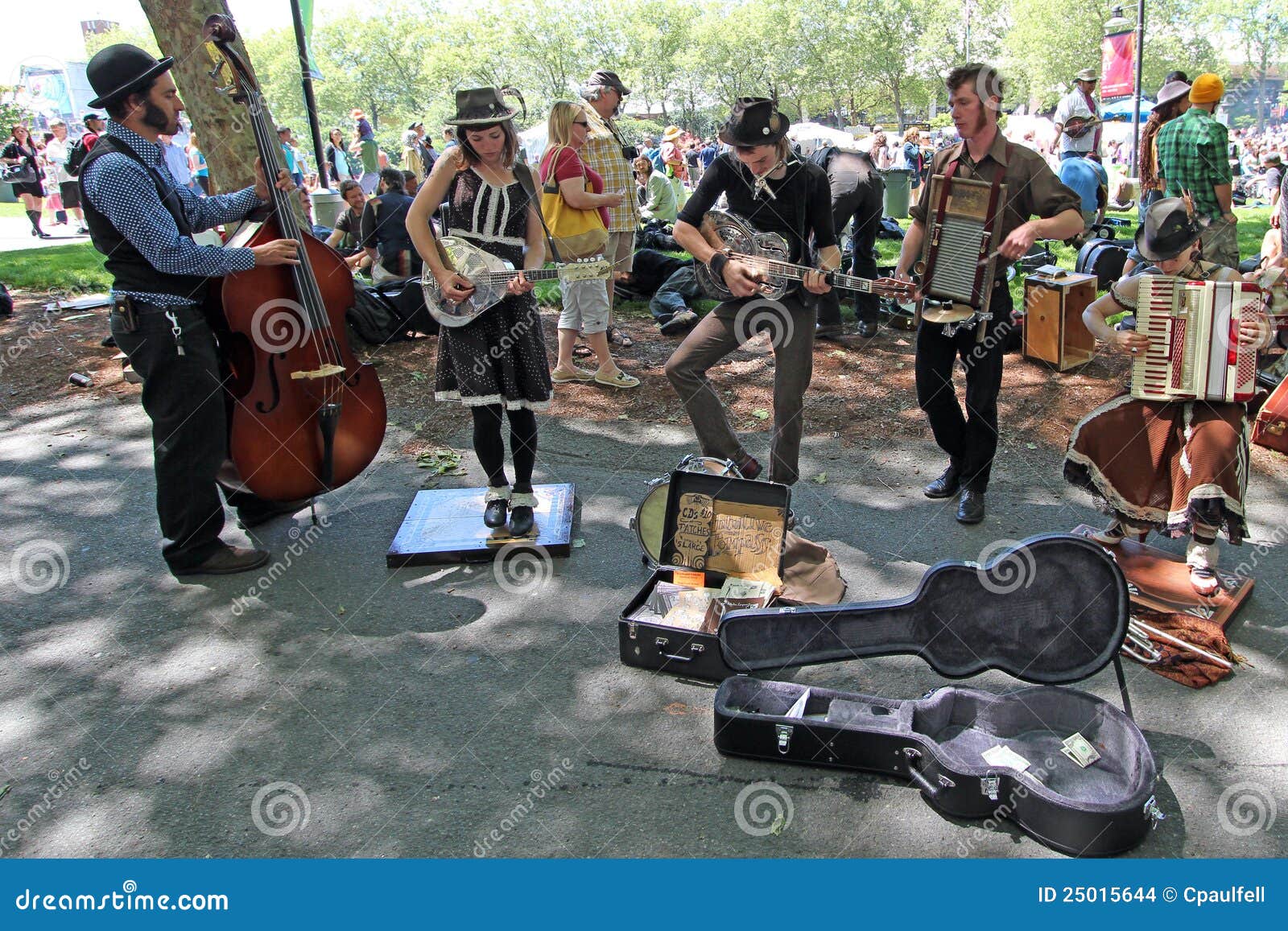 Intuitive Compass editorial stock image. Image of crowds - 25015644