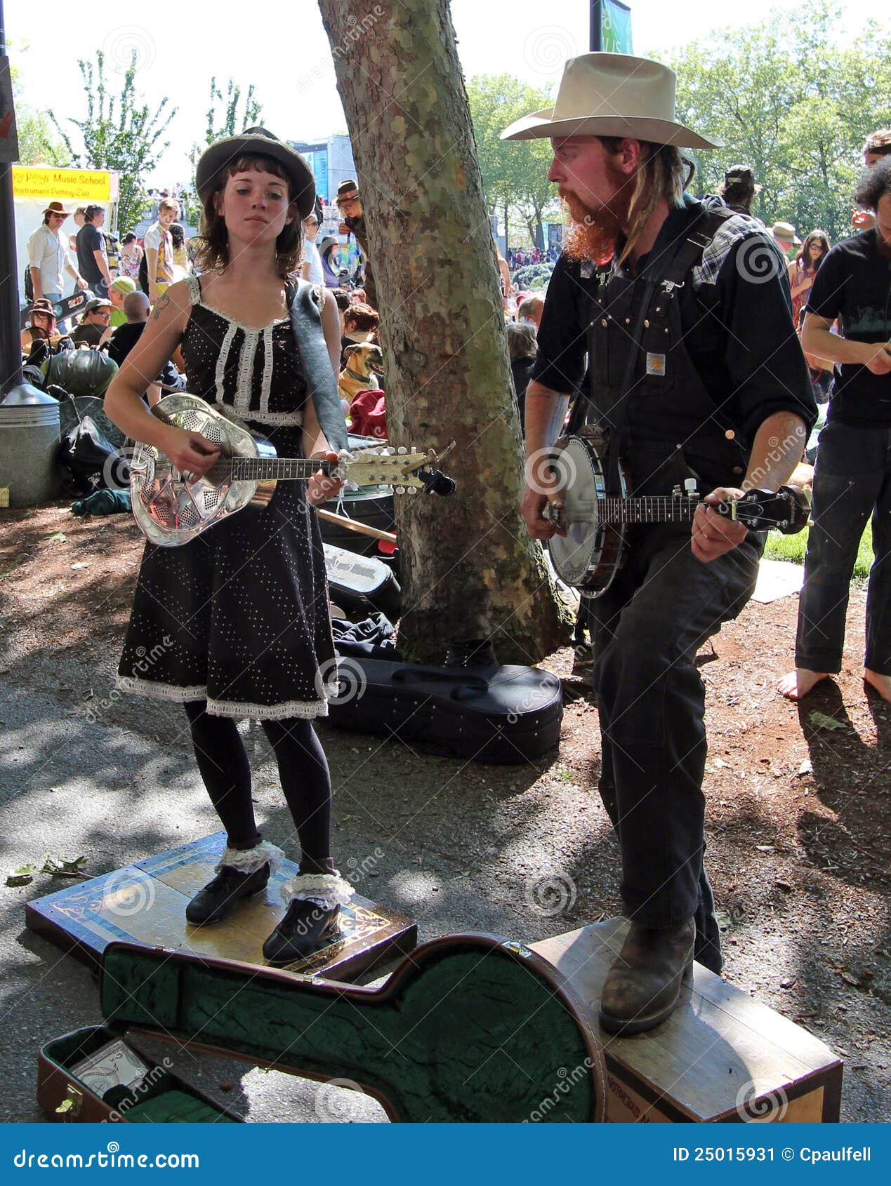 Intuitive Compass editorial photo. Image of concert, song - 25015931