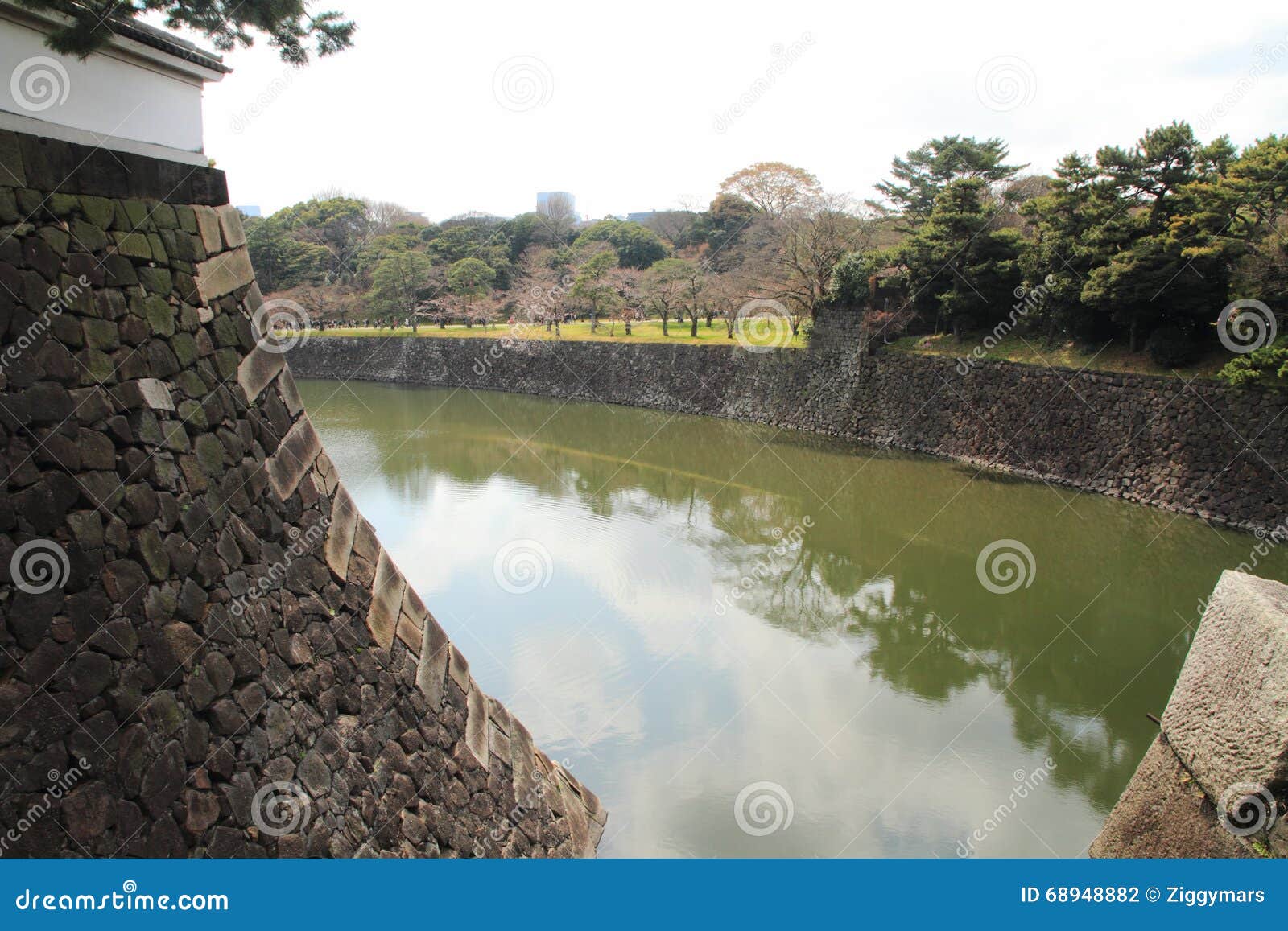 Inui Moat of Edo Castle in Tokyo Stock Photo - Image of sunny, rampart ...