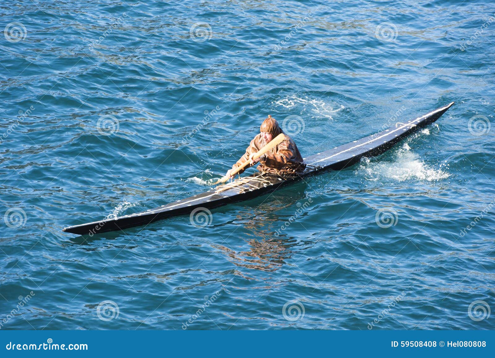 Inuit Que Hace El Rollo Esquimal Foto de archivo editorial - Imagen de ...