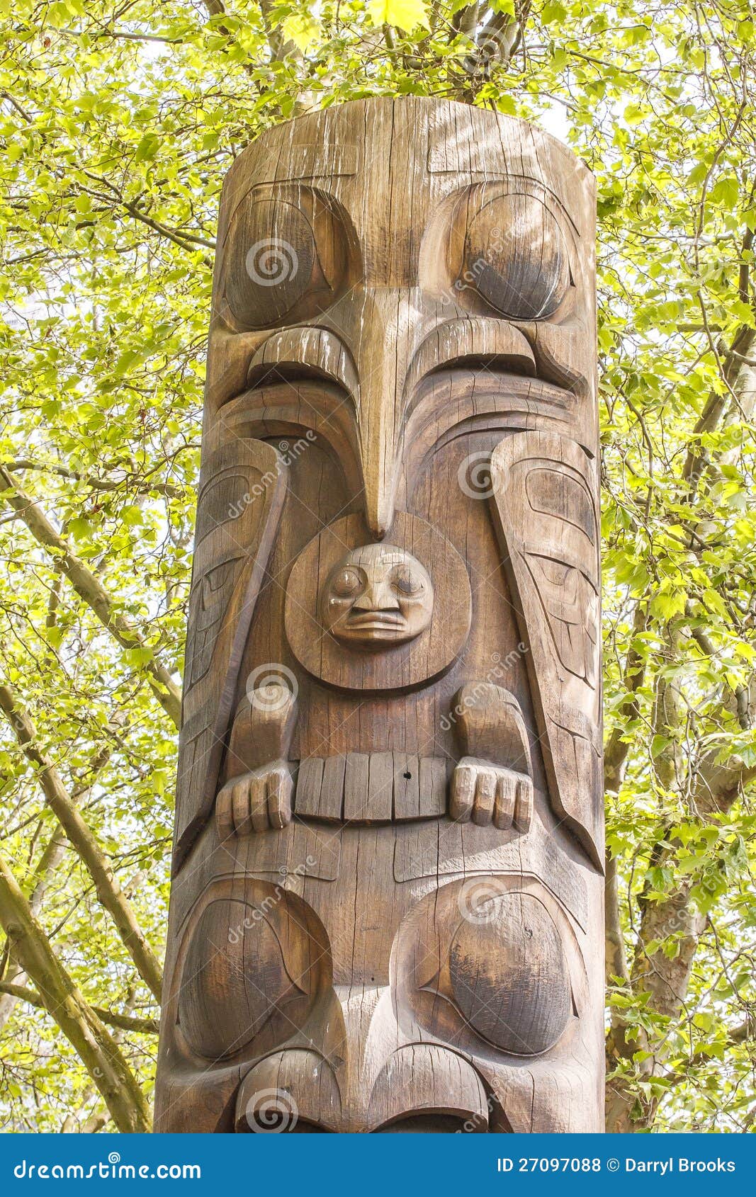 Inuit Totem in Seattle Park Stock Photo - Image of seattle, wood: 27097088