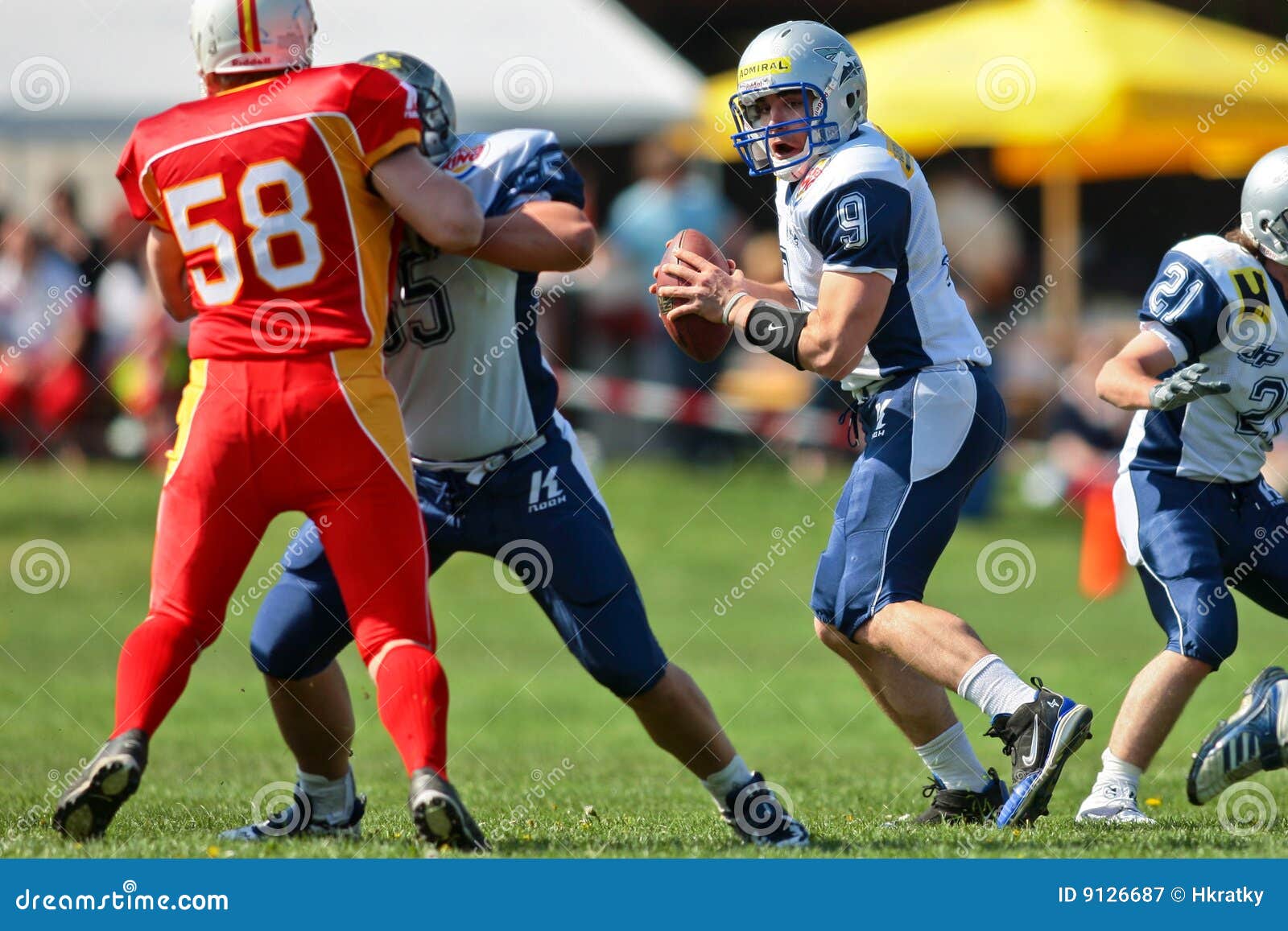 Invaders vs. Steelsharks editorial photography. Image of division - 9126687