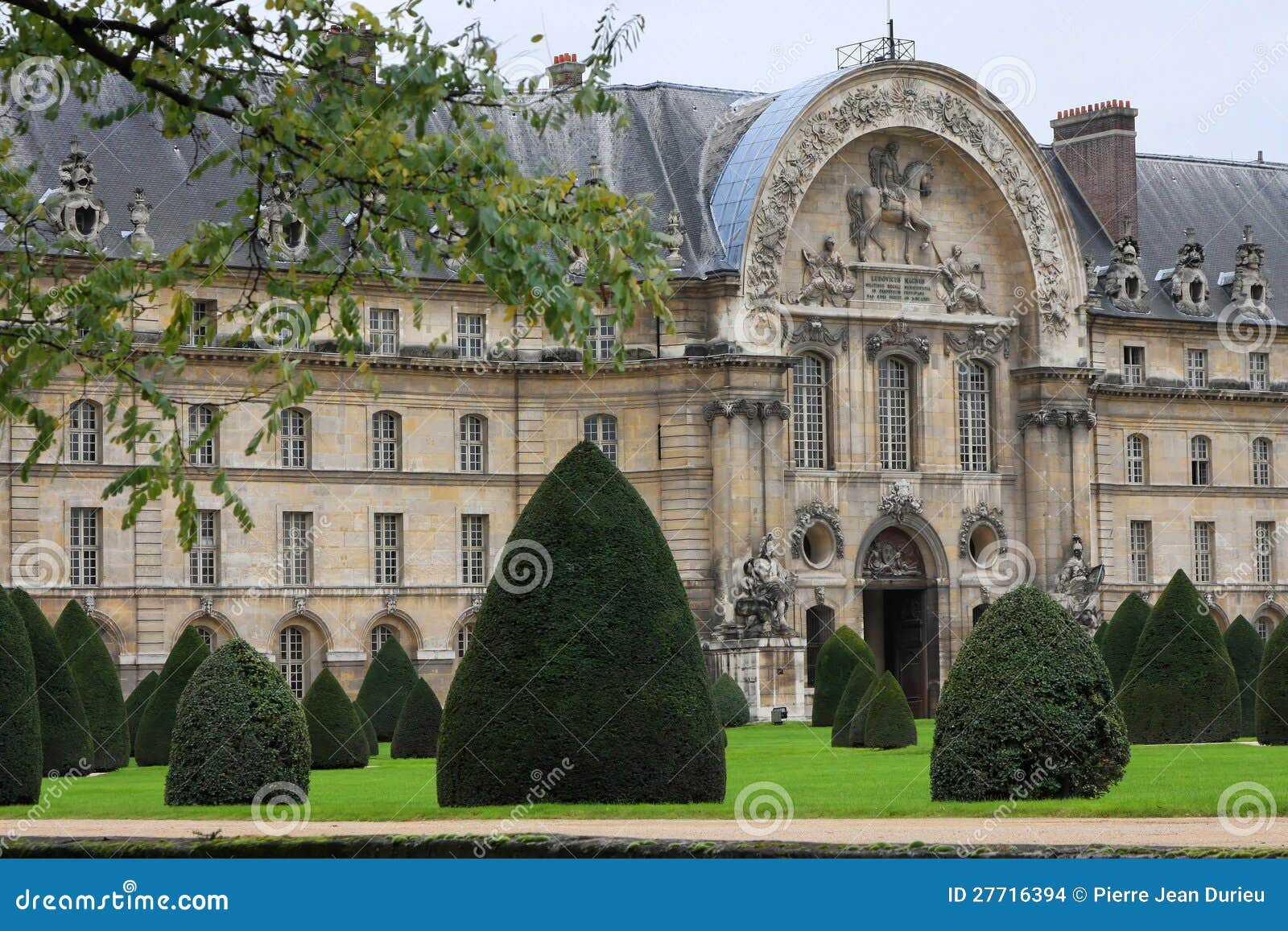 Invalides Palace Main Entrance Stock Photo - Image of tourism, garden ...