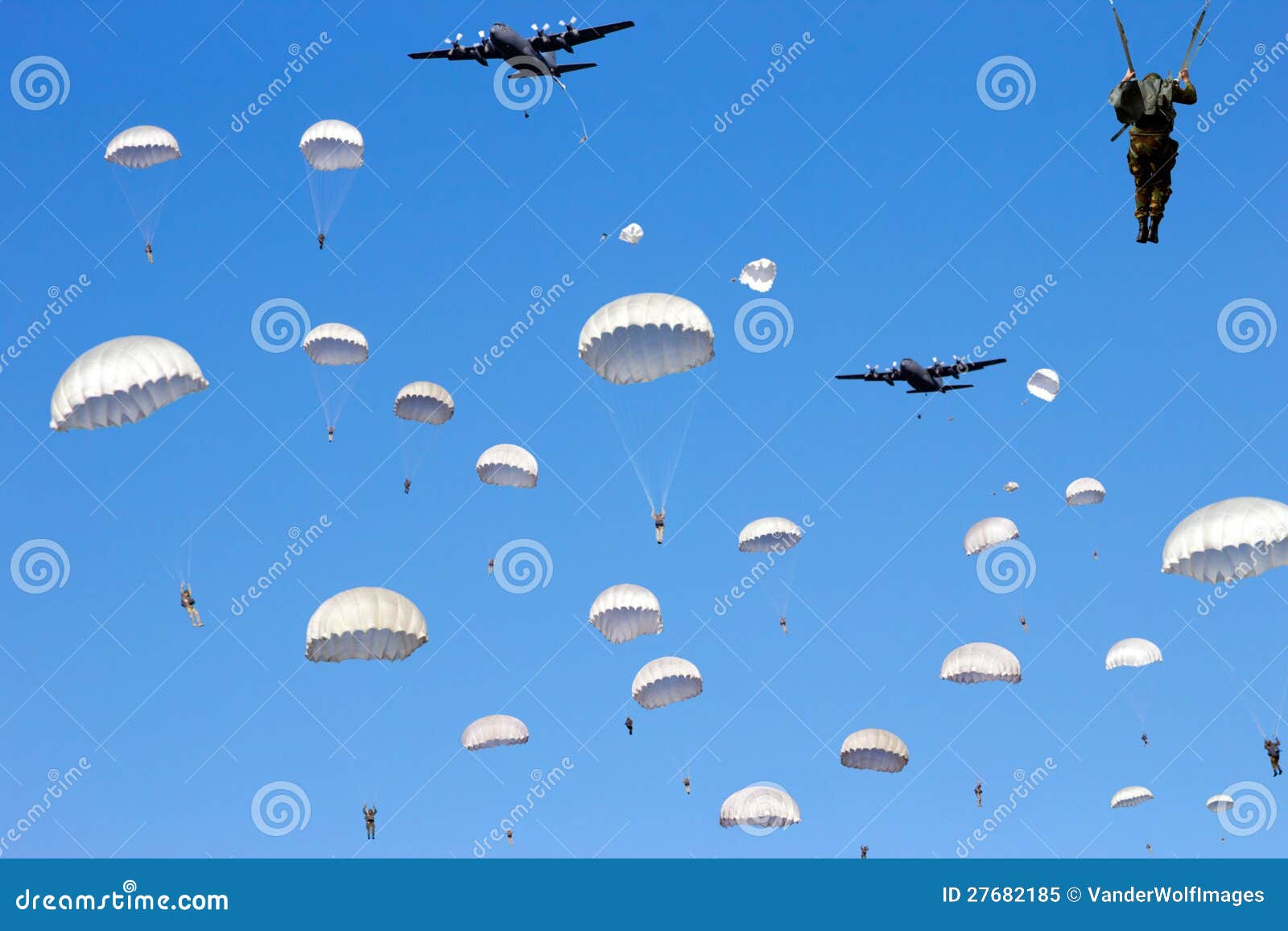Invasión del paracaidista imagen de archivo. Imagen de salto - 27682185