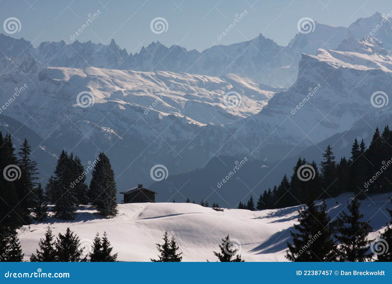 Inverno nelle alpi immagine stock. Immagine di svizzero - 22387457
