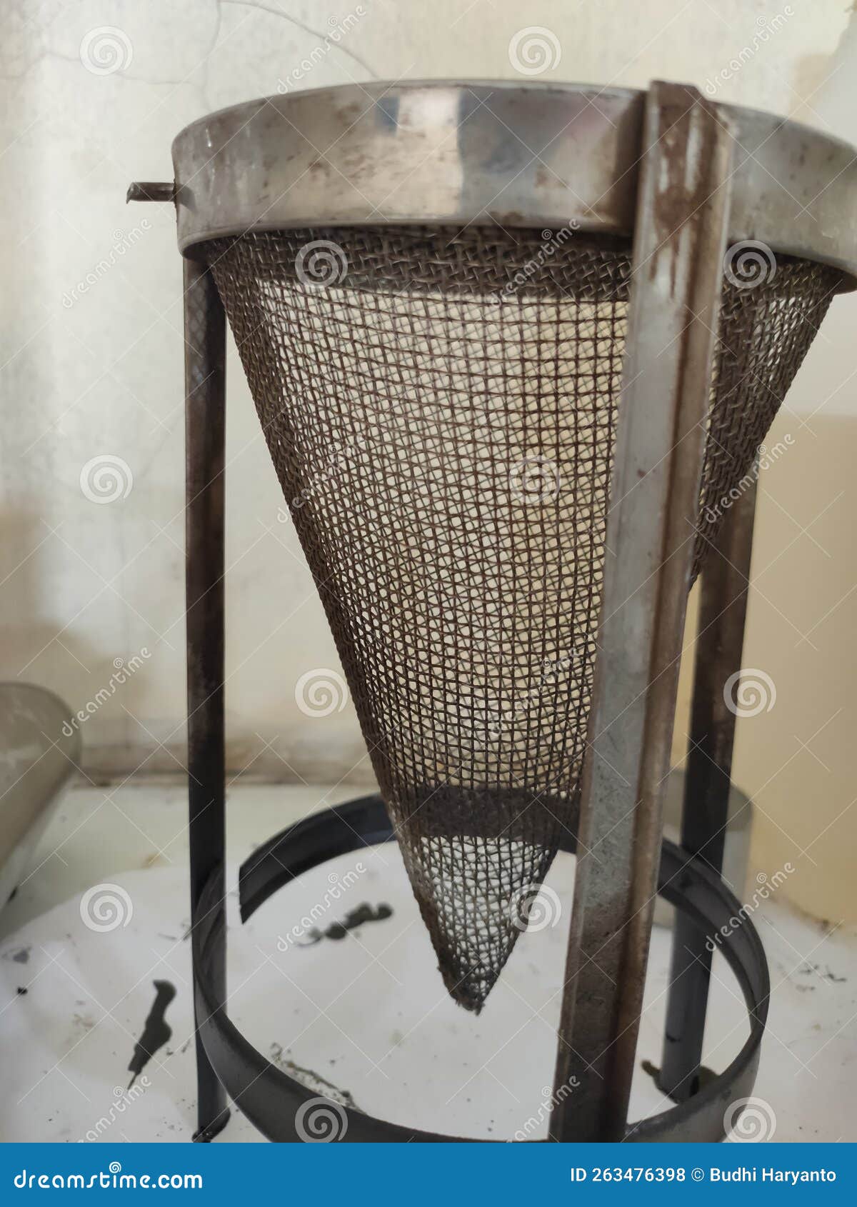 Inverted Cone - Shaped Sieve Serves for the Bitumen Repository Stock ...