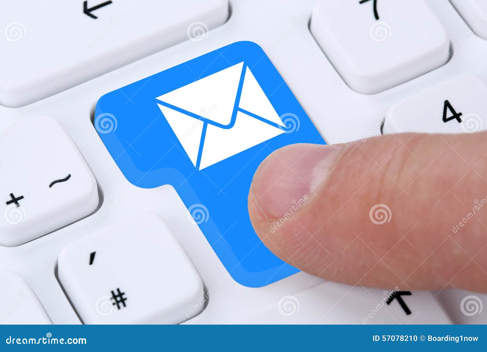 Invio Del Messaggio Della Posta Del Email Del Email Sul Computer ...