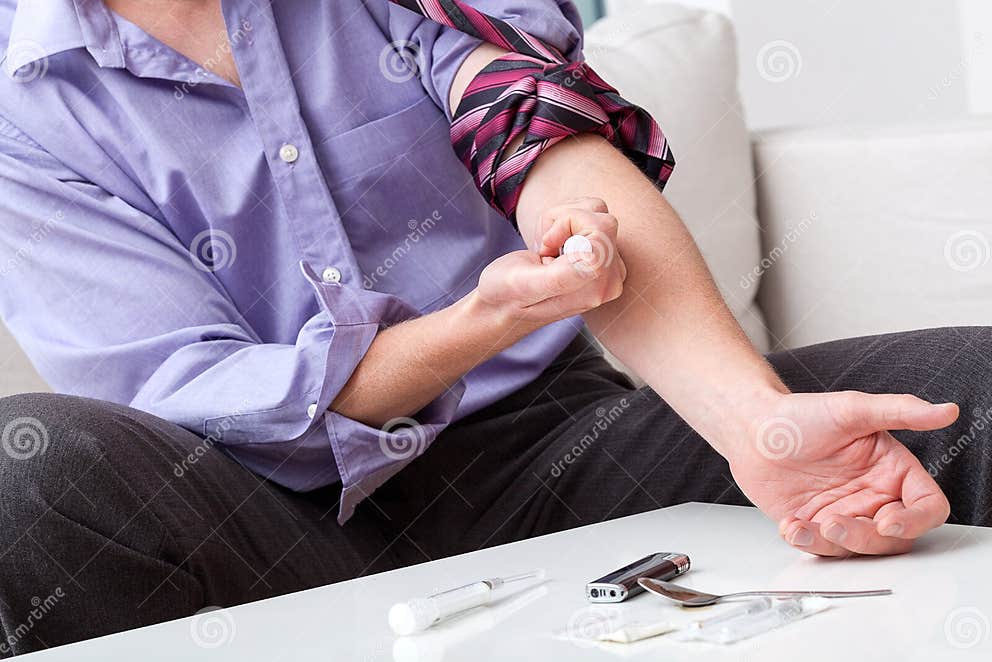 Inyección de las drogas foto de archivo. Imagen de persona - 35464306