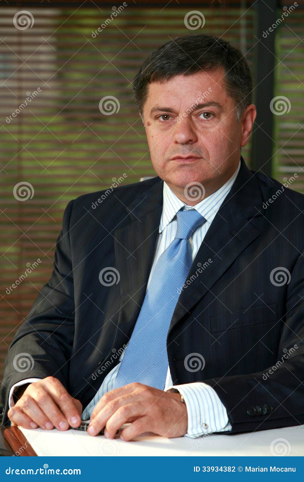 Ionut Costea redaktionell arkivbild. Bild av bankirer - 33934382