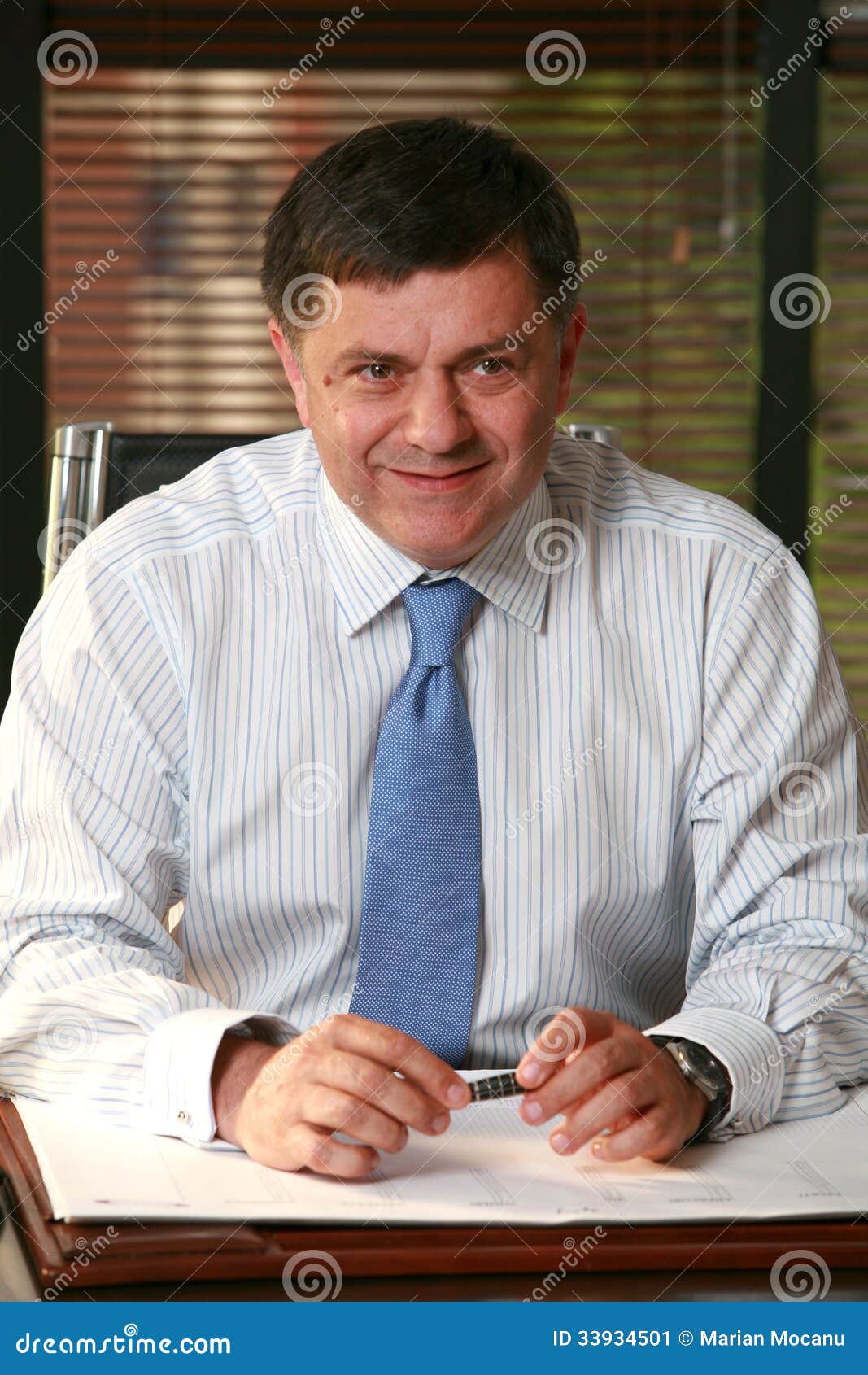 Ionut Costea editorial photo. Image of money, company - 33934501