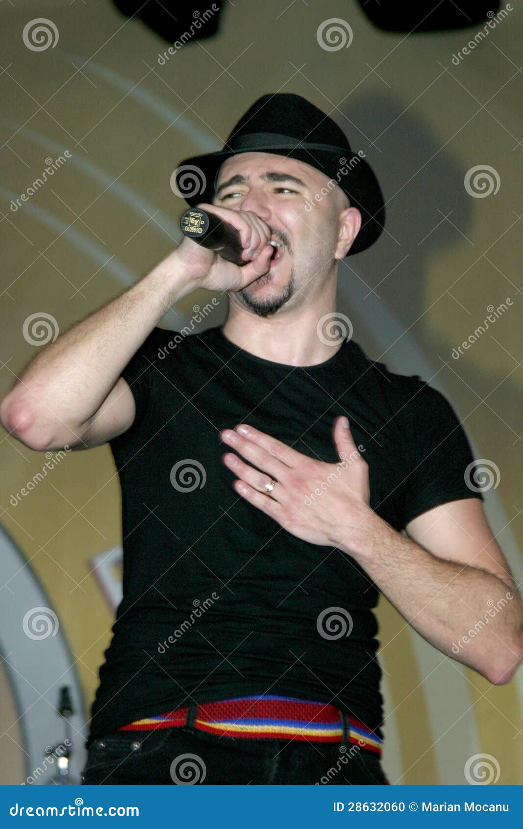 Ionut Voicu editorial image. Image of sound, folk, concert - 28632060