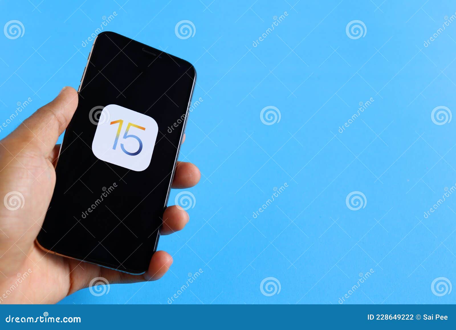 IOS 15 Logo on Screen, New Operating System 2021 on Apple Devices ...