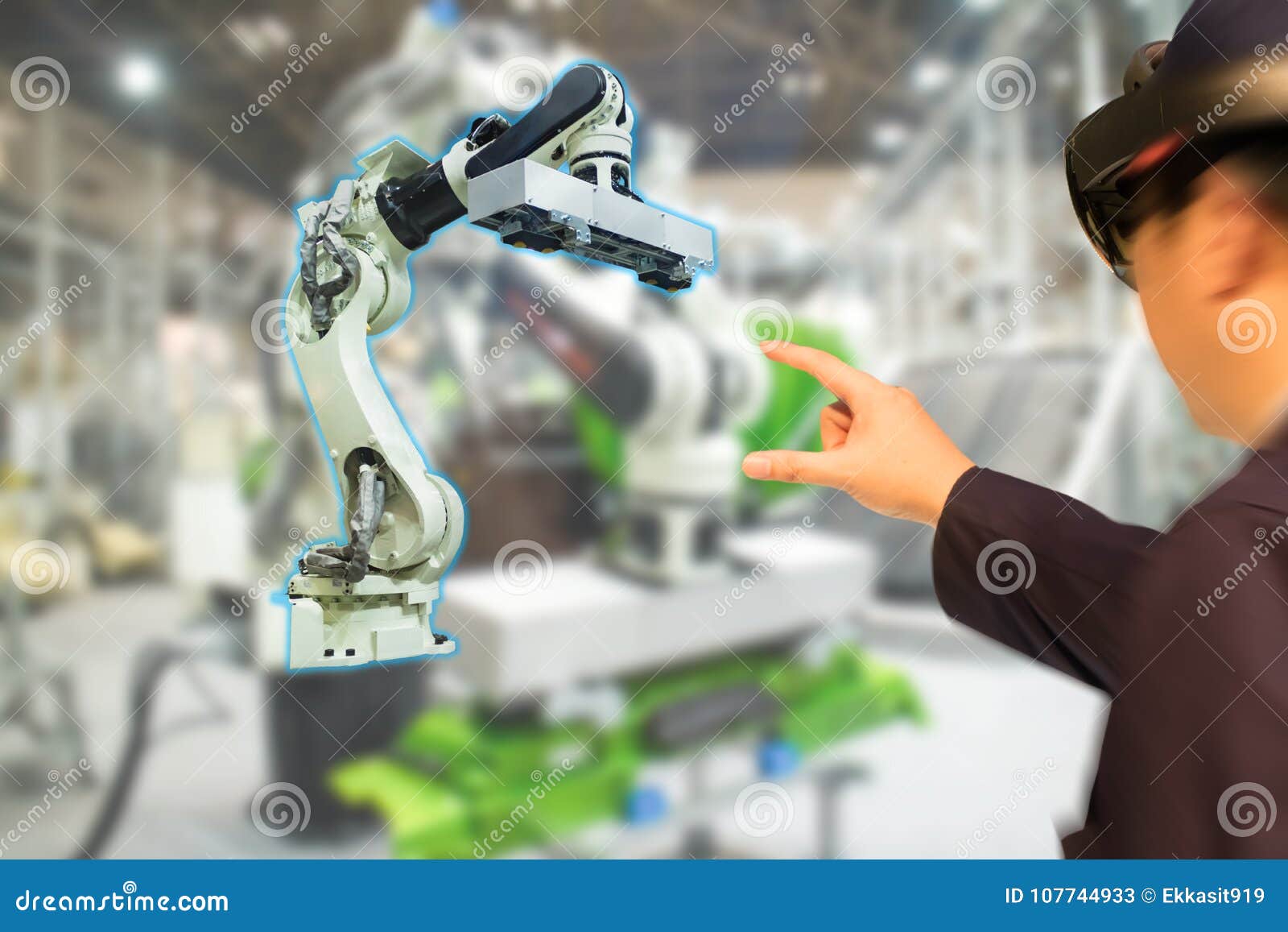Iot Industry 4.0 Concept,industrial Engineerblurred Using Smart Glasses ...