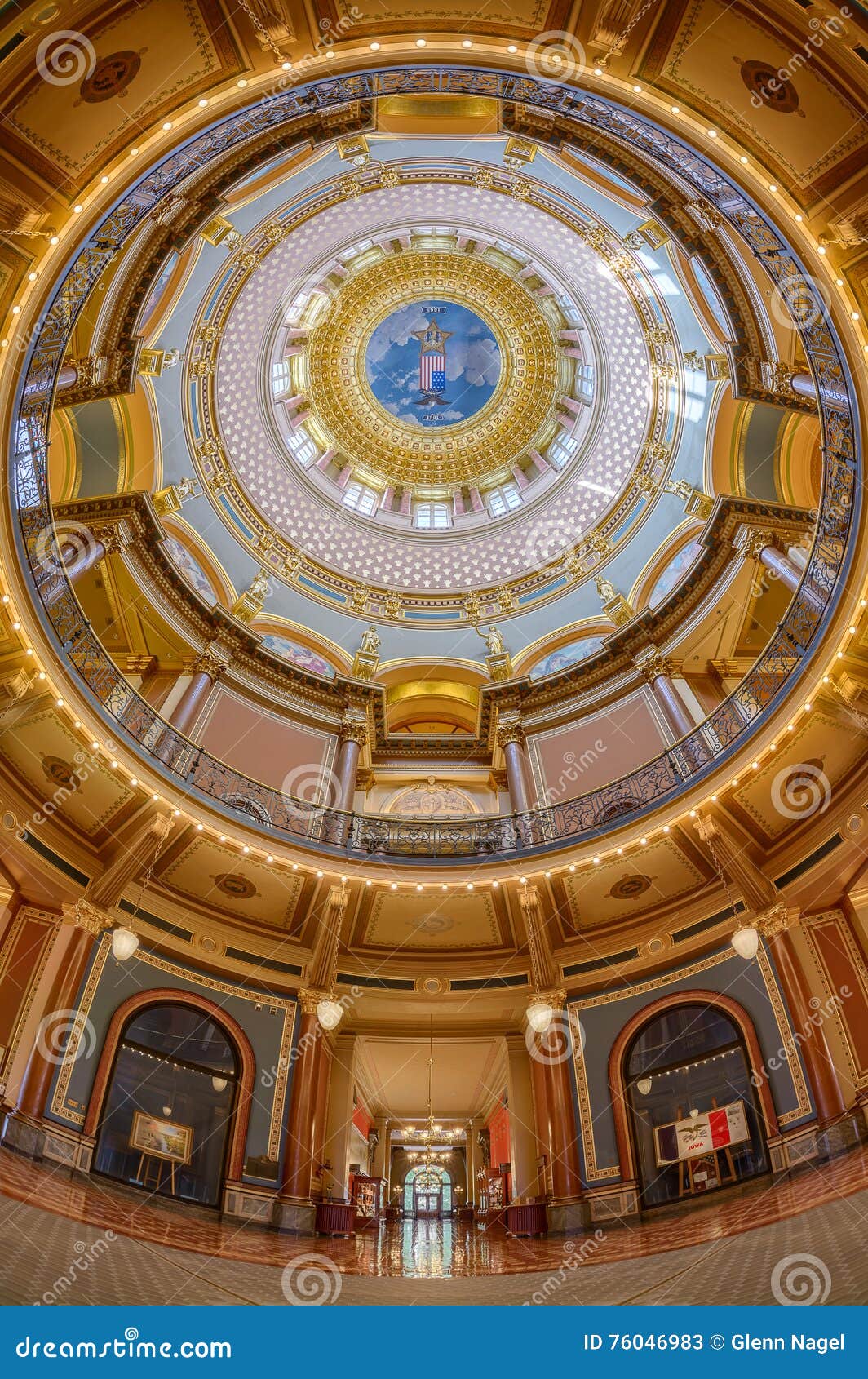 Iowa State Capitol dome editorial stock photo. Image of indoors - 76046983