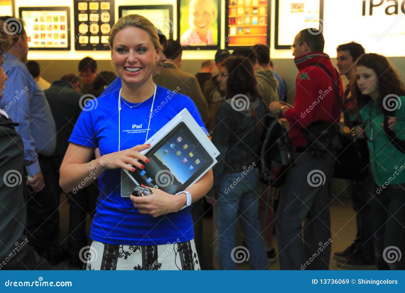 IPad on Sale editorial stock image. Image of panel, city - 13736069