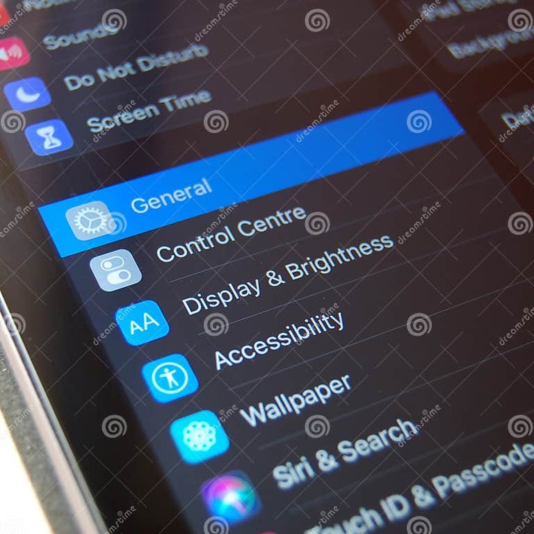 IPadOS / IOS Dark Mode, Menu To Switch between Light and Dark Mode ...