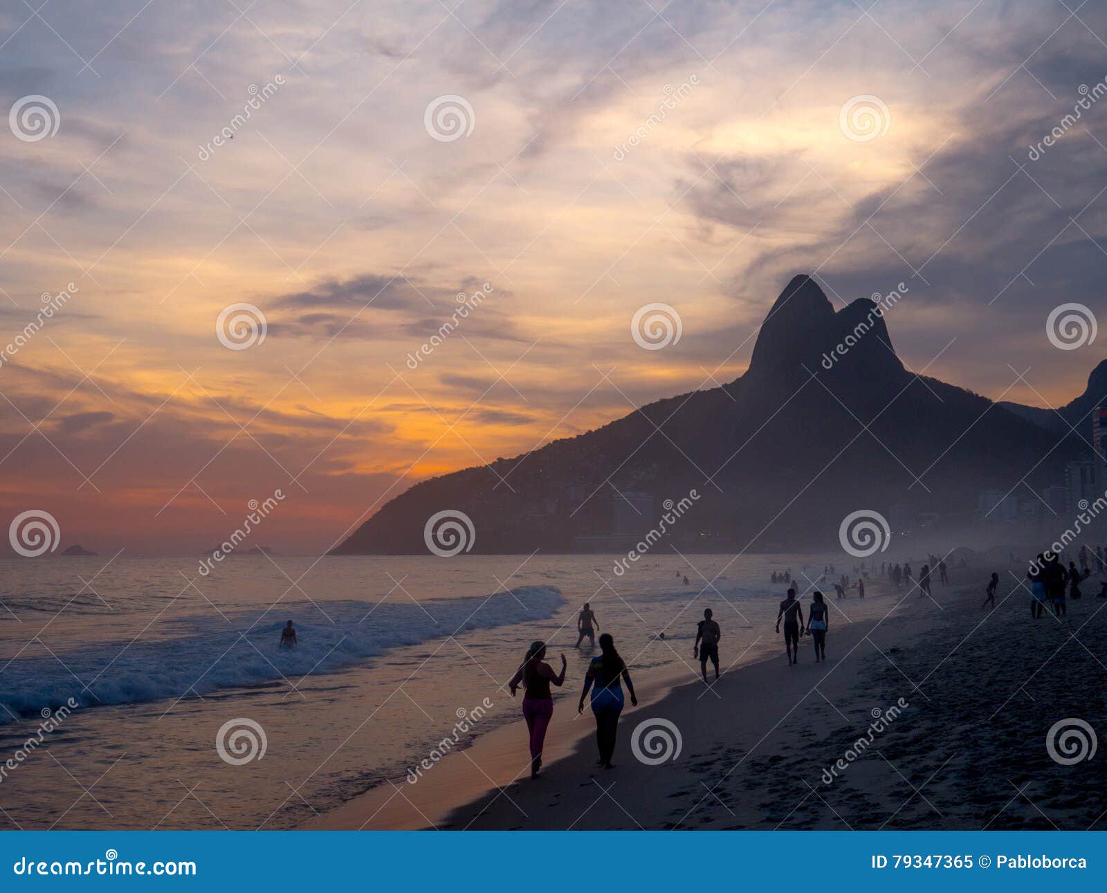 Ipanema Beach at Sunset stock image. Image of irmao, dois - 79347365