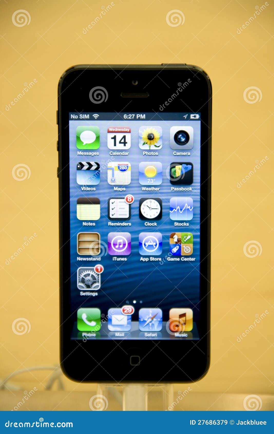 Iphone 5 in Apple Store editorial stock image. Image of faster - 27686379