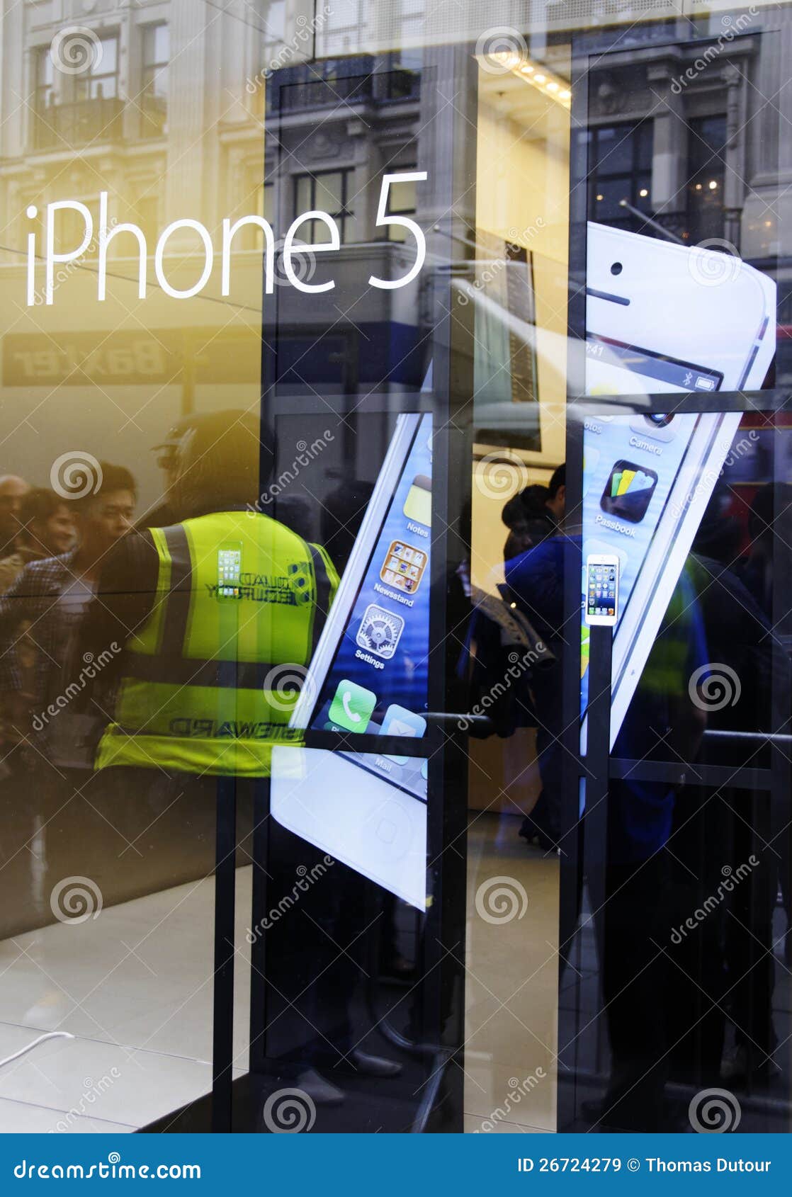 IPhone 5 launch in London editorial stock image. Image of retina - 26724279