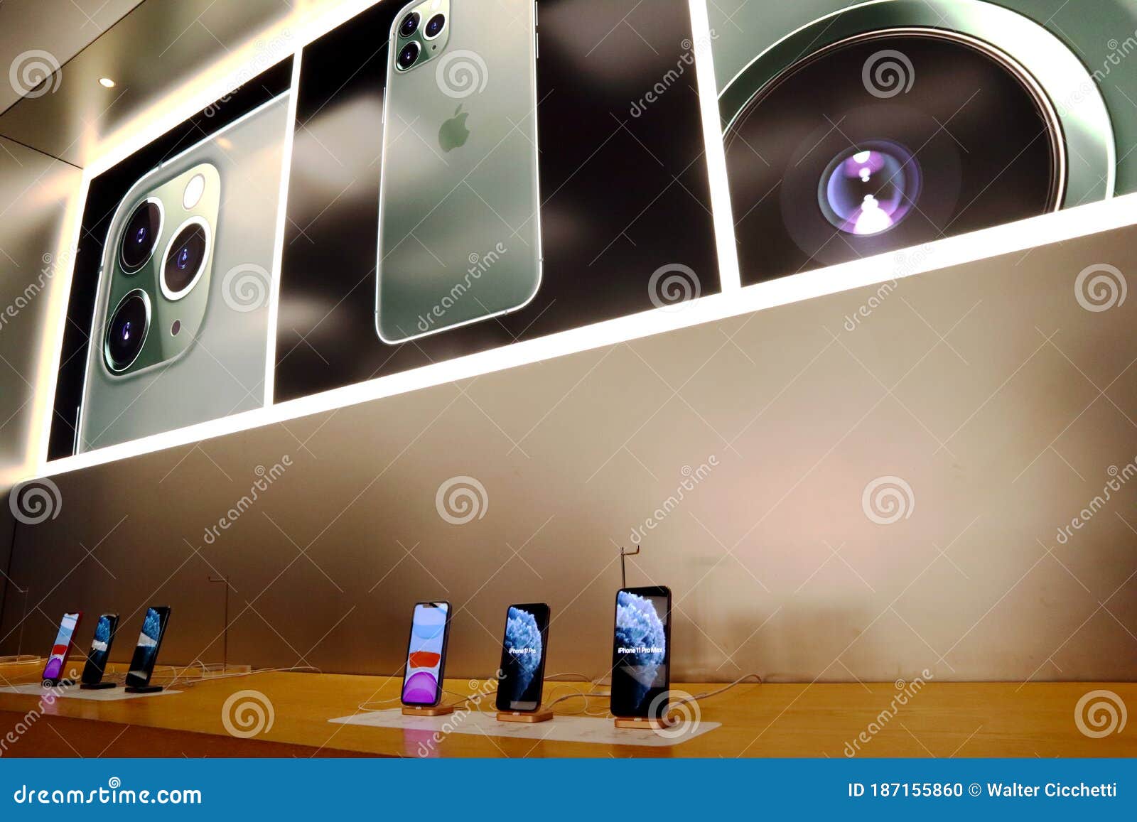 IPhone 11 Inside the Apple Store Editorial Image - Image of inside ...