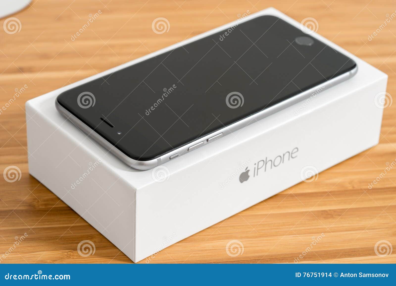 Iphone 6 plus redactionele stock afbeelding. Image of huis - 76751914