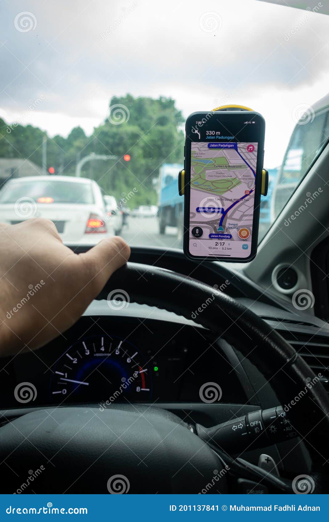 Waze apps editorial photo. Image of background, presentation - 201137841