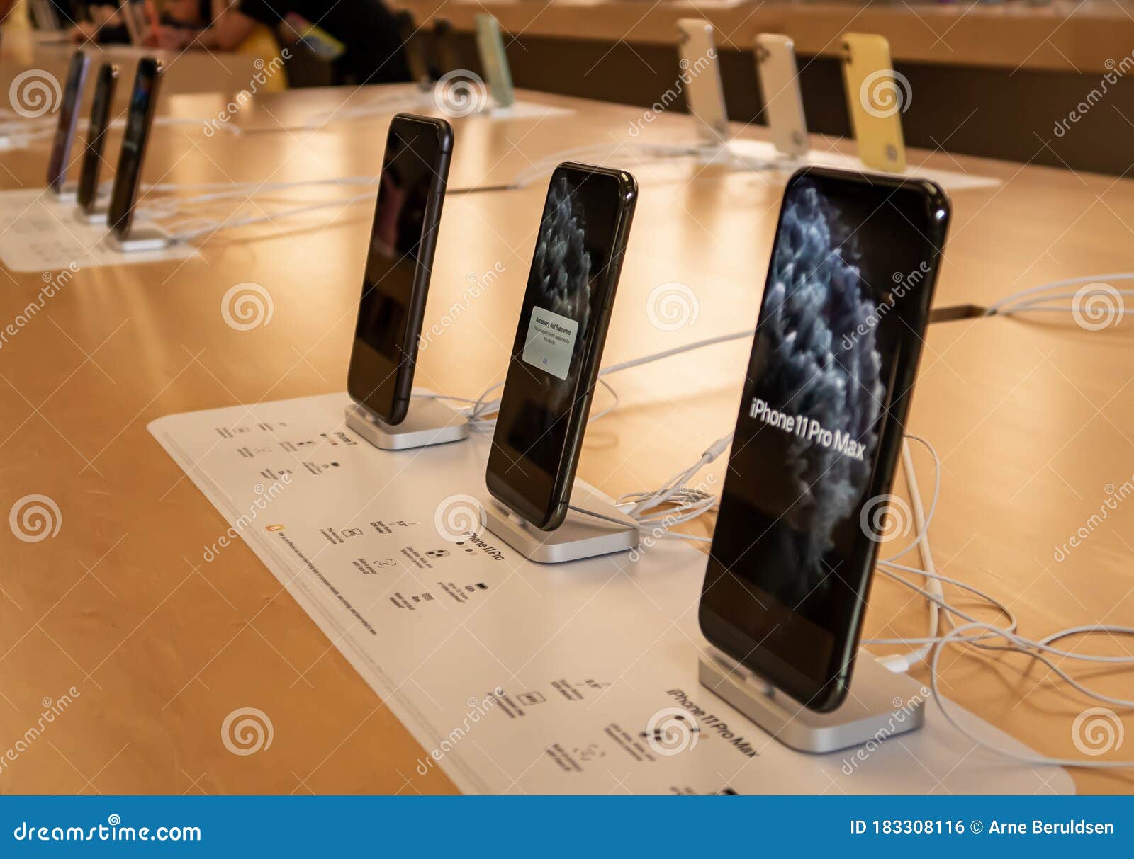 IPhones on Display in an Apple Store Editorial Photo - Image of shop ...