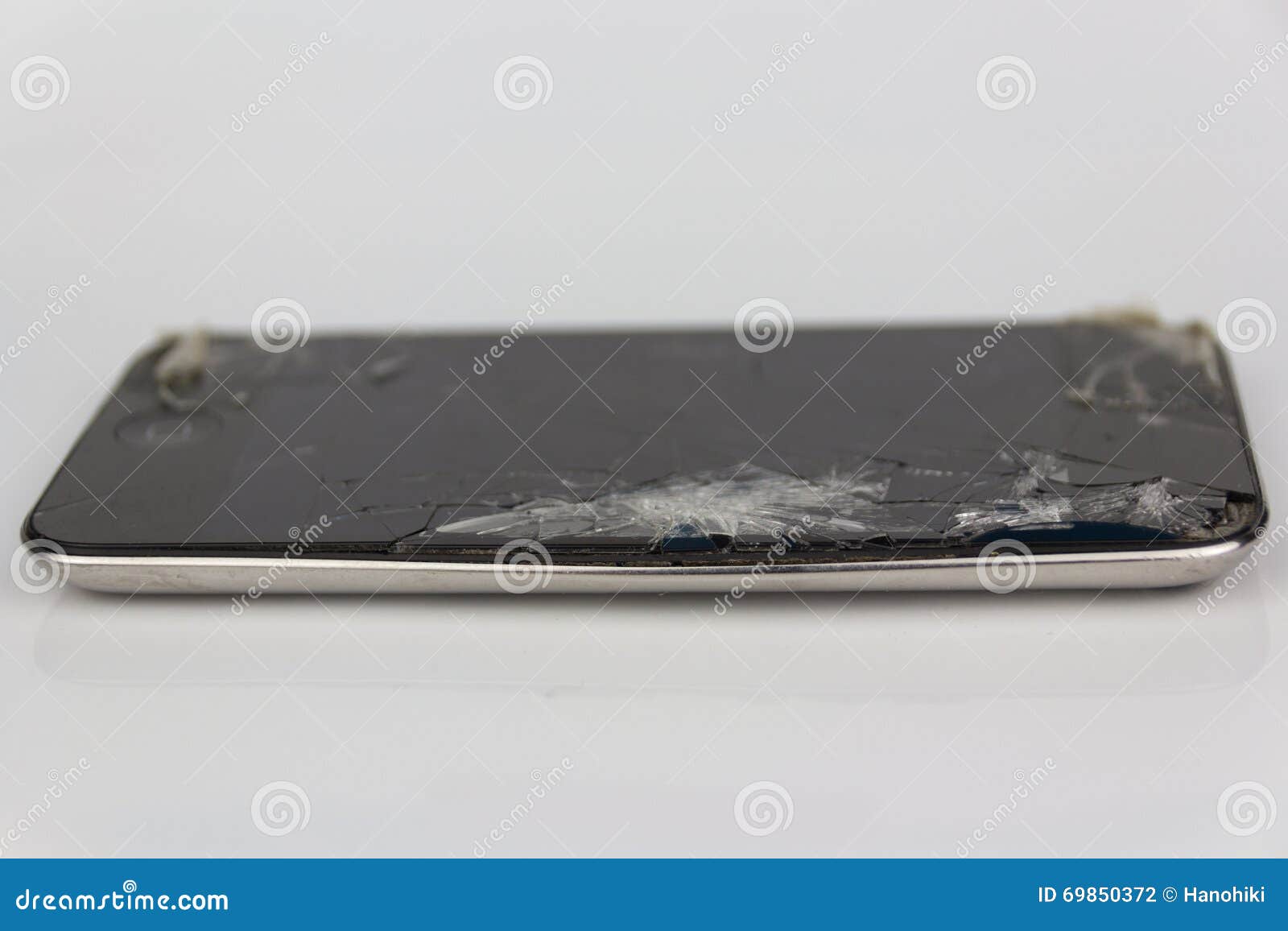 IPod Touch with Broken Display Editorial Photography - Image of ...