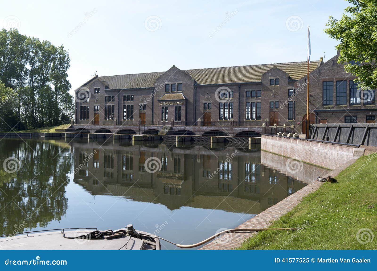 IR D F Wouda pompstation stock afbeelding. Image of wereld - 41577525