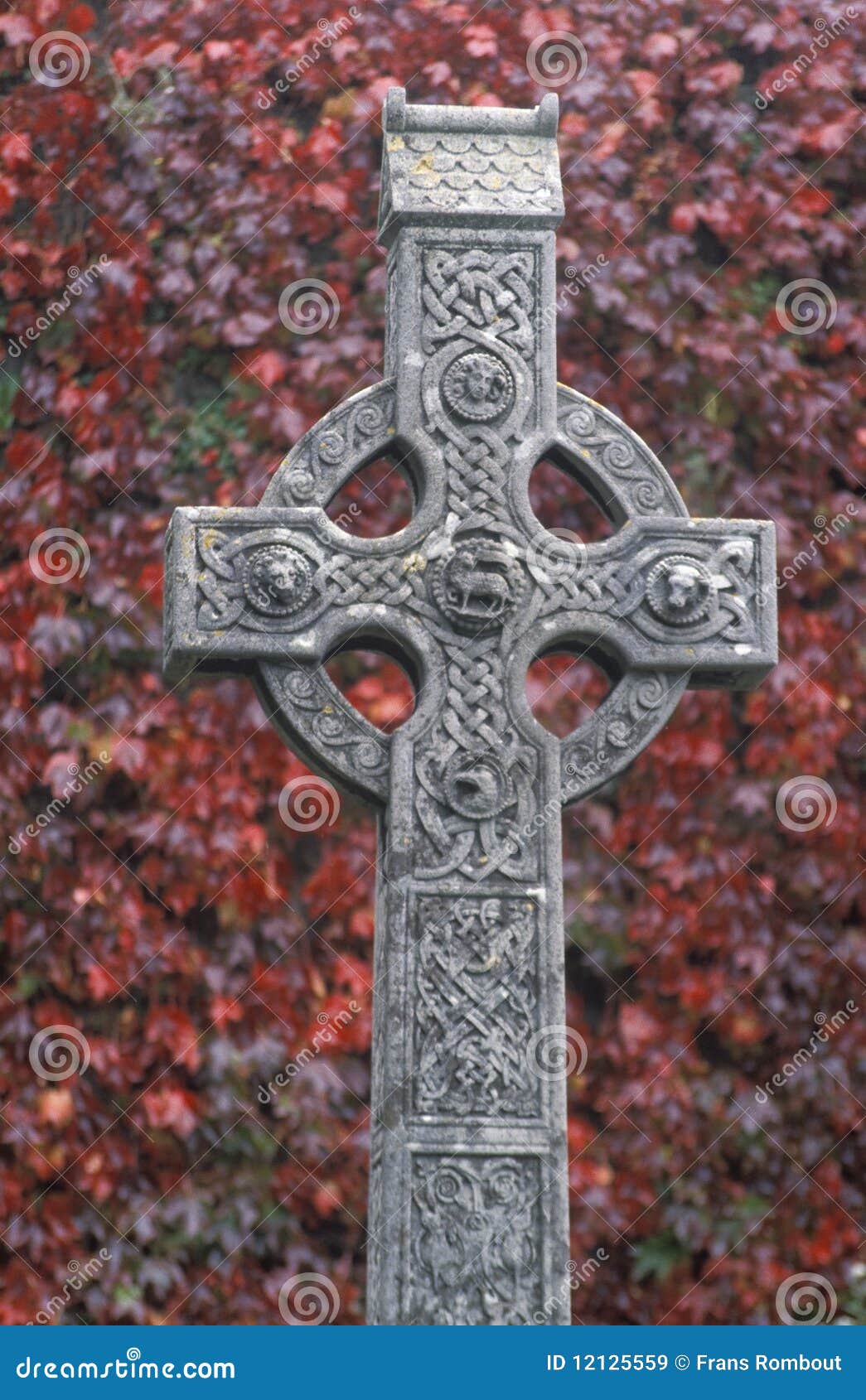 Ireland, cruz celta imagem de stock. Imagem de enterro - 12125559