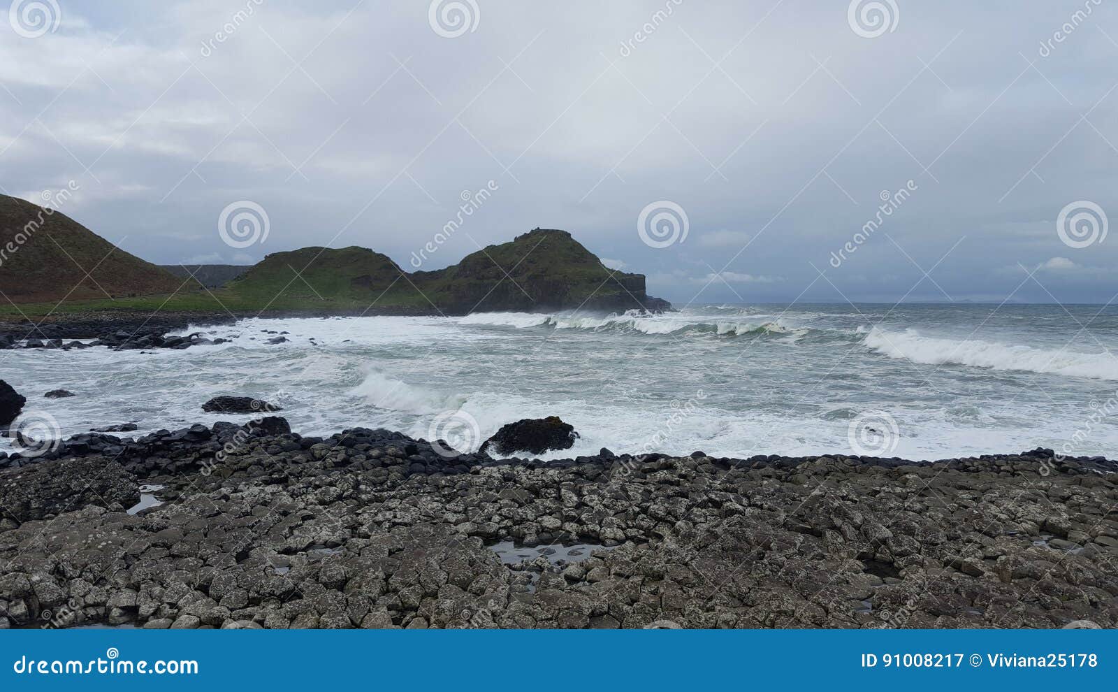 Irish Coast and Rocky Beach Stock Image - Image of ireland, wave: 91008217