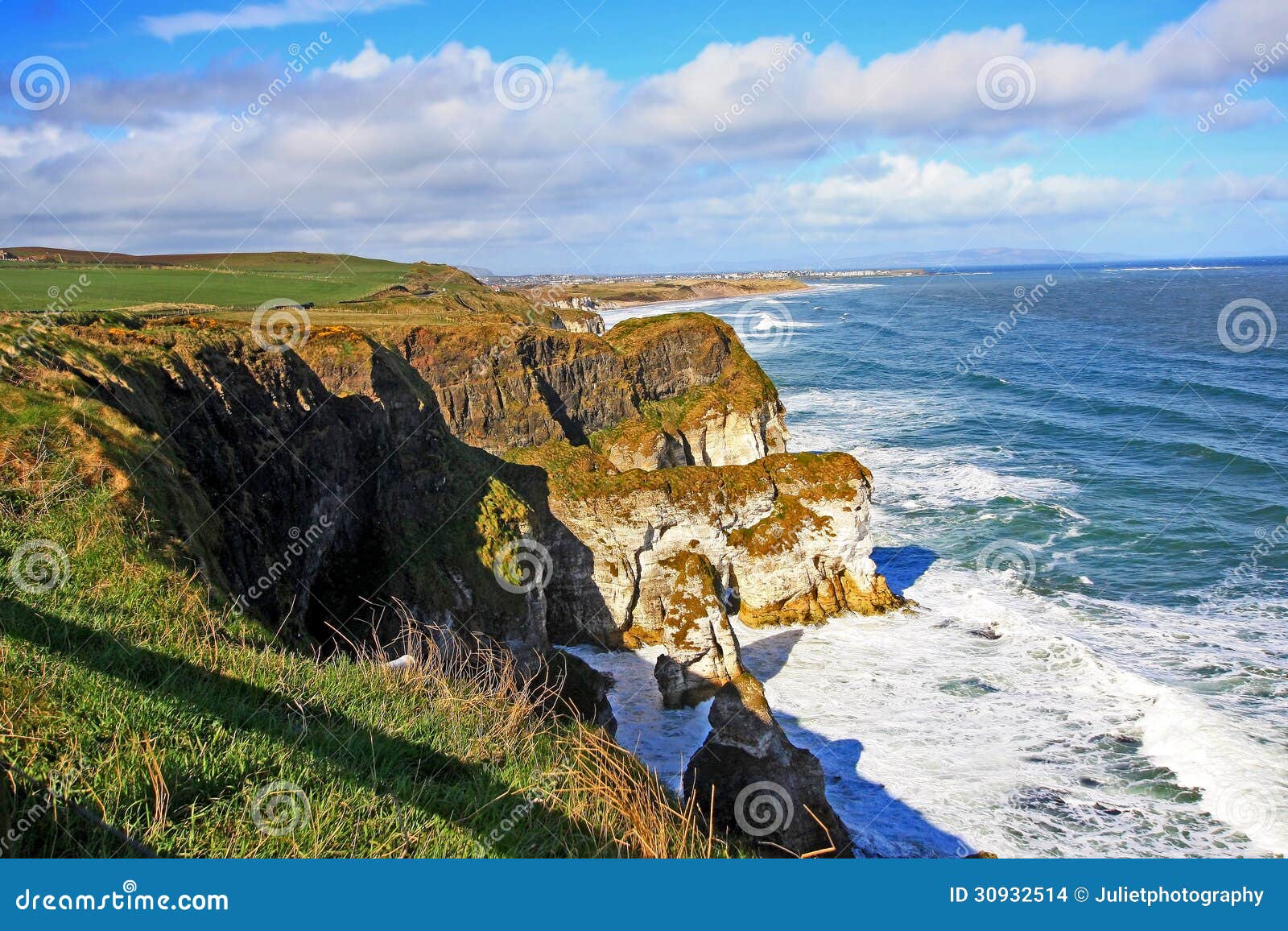 Irish Coastline in Springtime Stock Photo - Image of coast, cliff: 30932514
